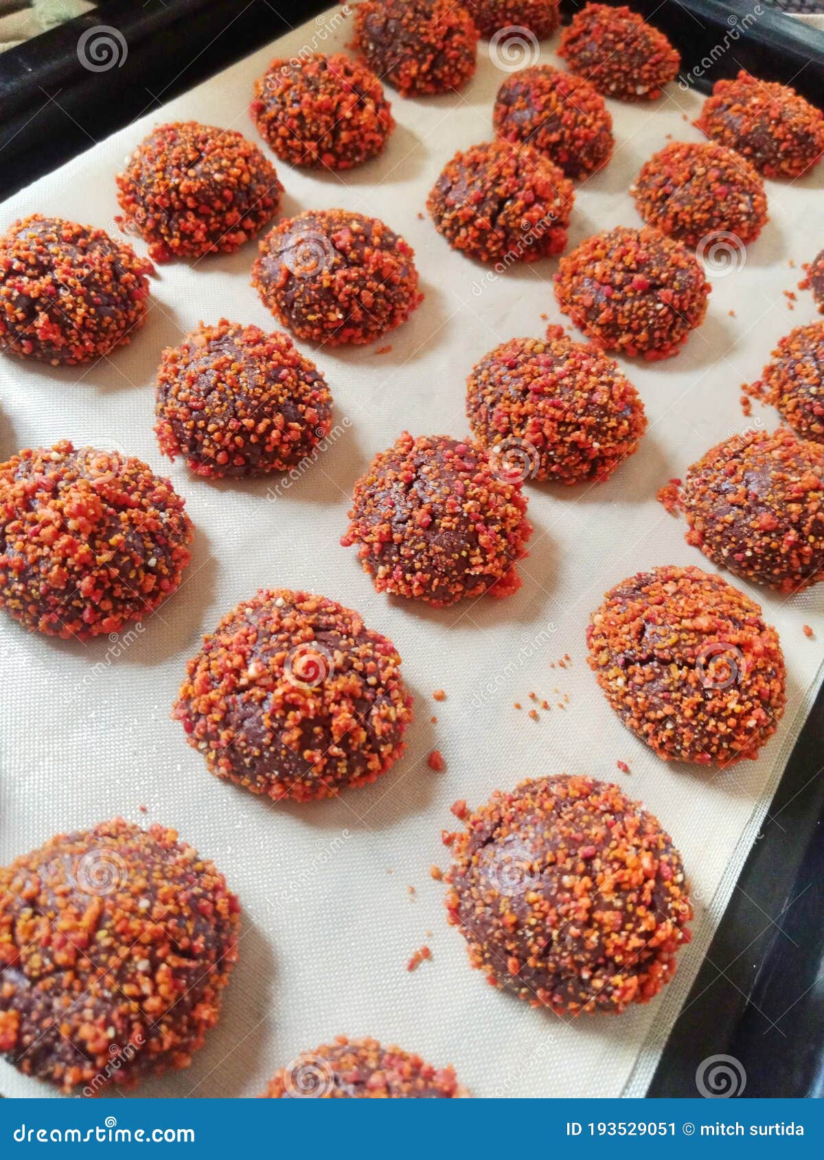 Choco Butternut crinkles stock image. Image of dish - 193529051