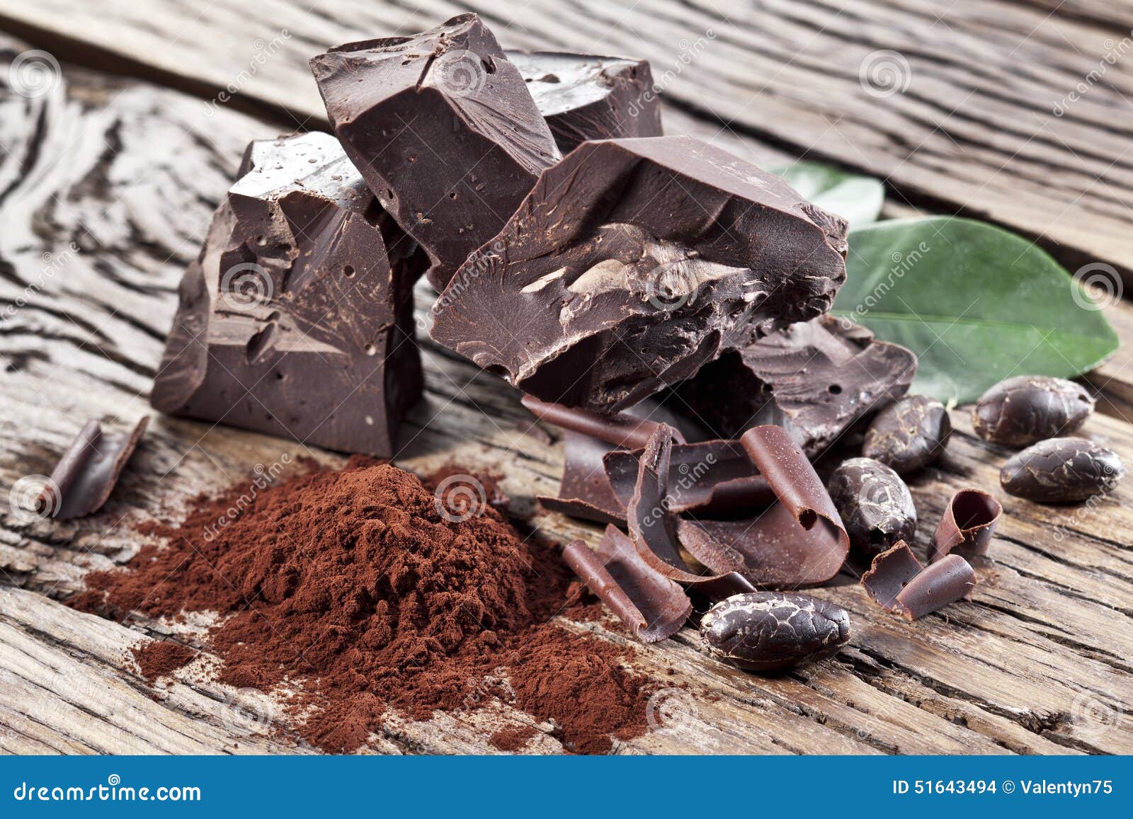 Chocolade En Cacaoboon Over Lijst Stock Foto - Image of stuk, zoet ...