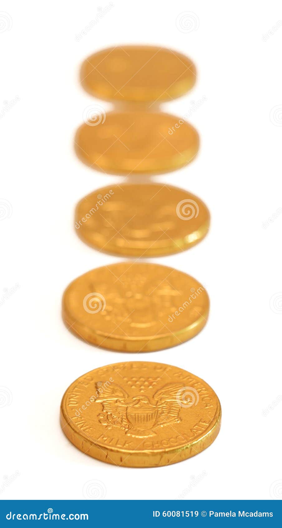 Chocolade Gouden Muntstukken Stock Afbeelding - Image of vijf, metaal ...