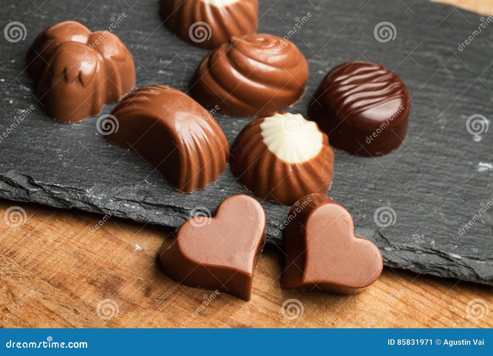 Chocolade Met Verschillende Vormen Stock Afbeelding - Image of ...