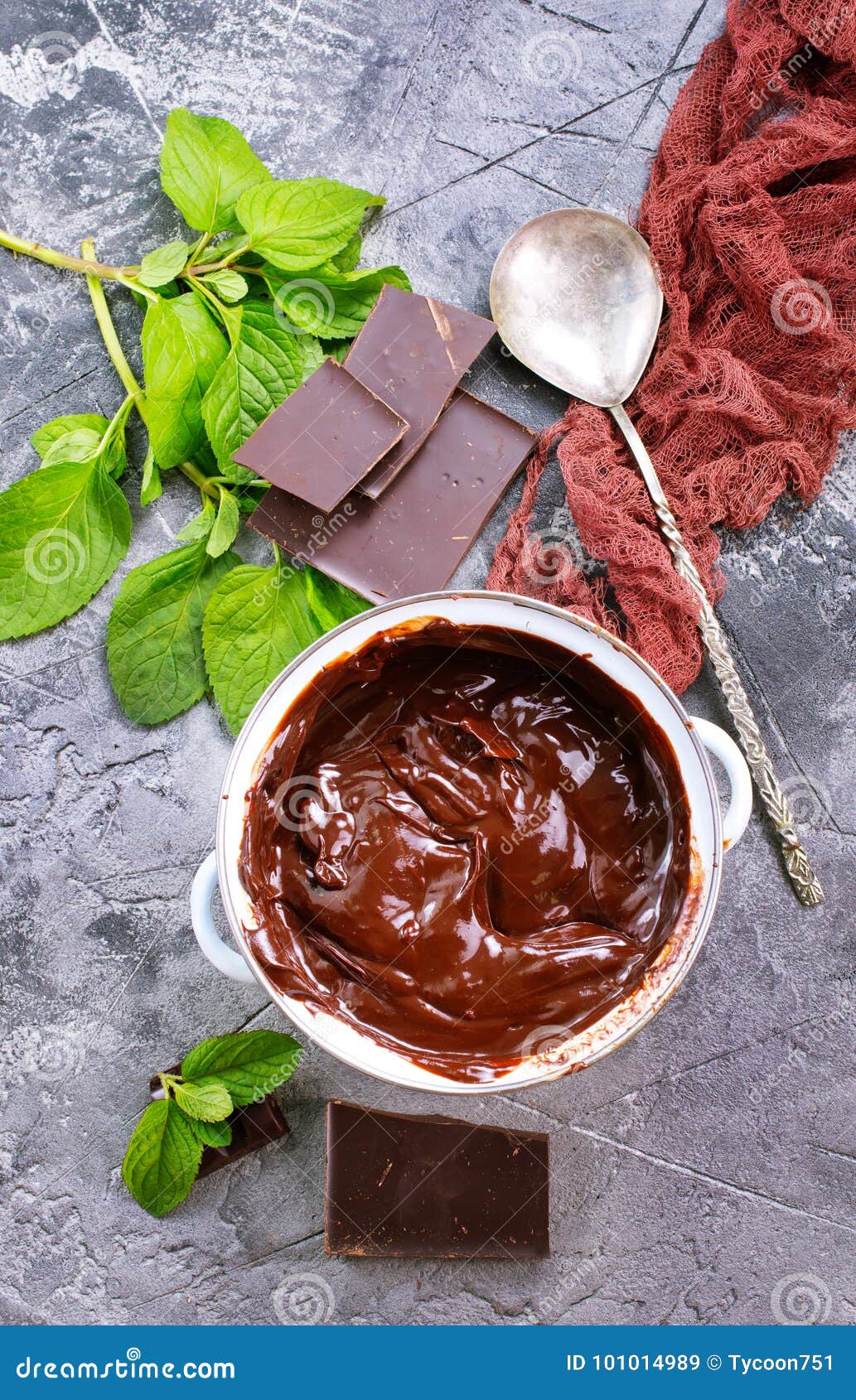 Chocoladesaus stock afbeelding. Image of ingrediënt - 101014989
