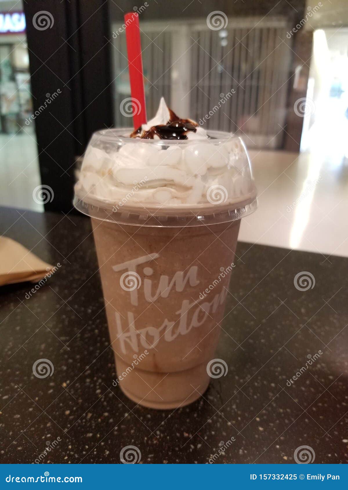 Chocolate Creamy Chill imagem editorial. Imagem de frio - 157332425