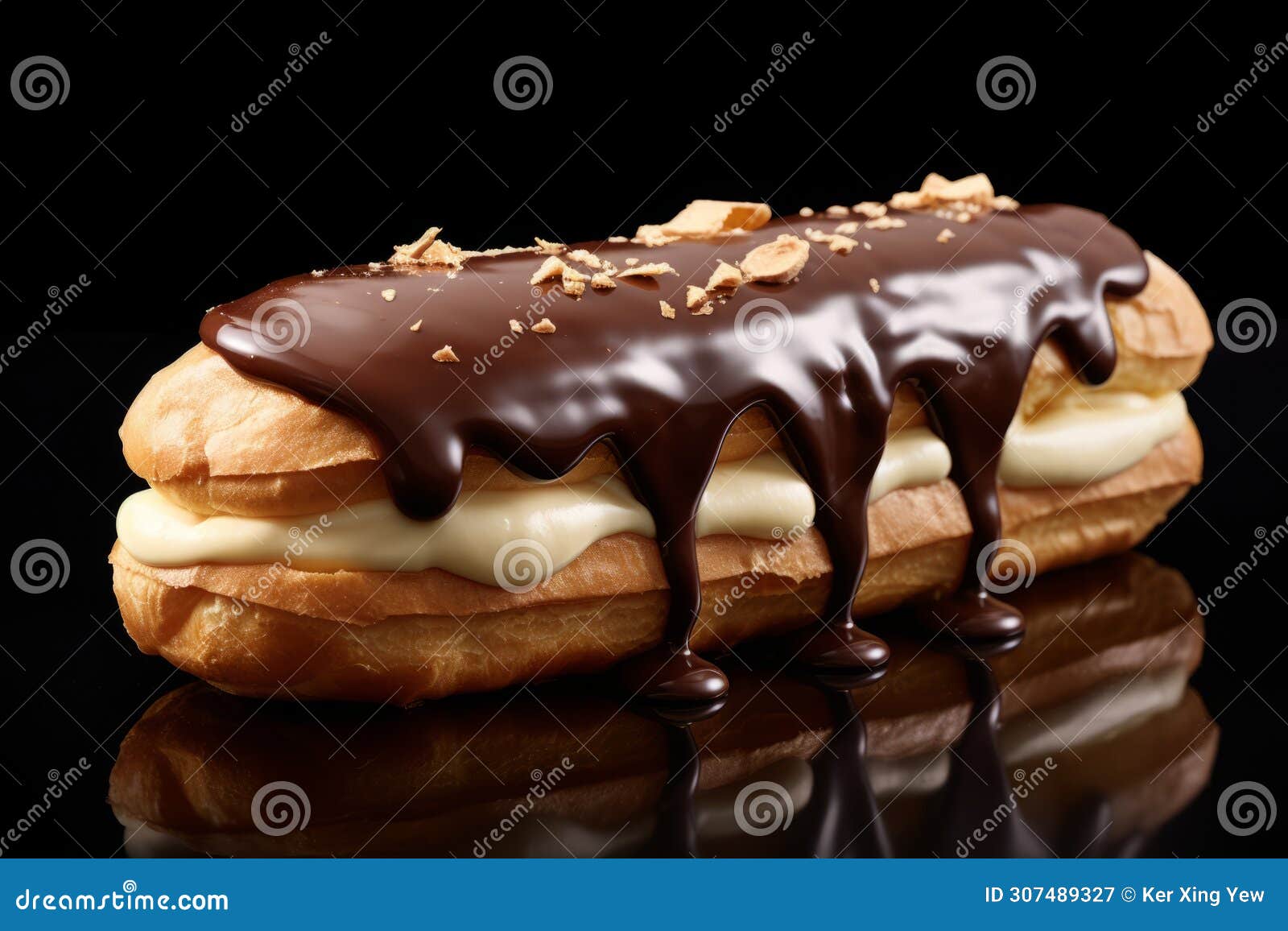 A Chocolate Eclair Filled with Creamy Custard Stock Illustration ...