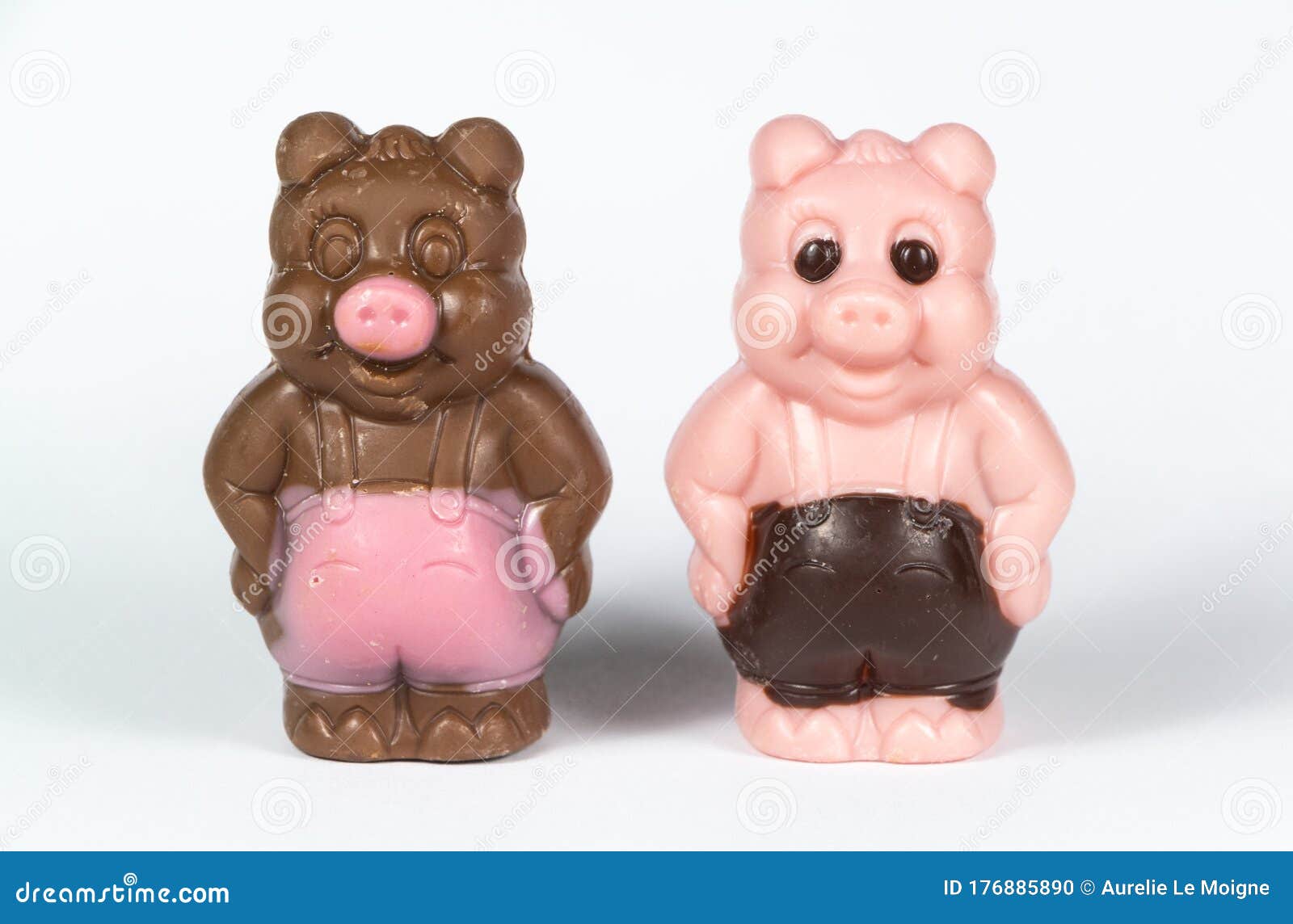 Chocolate pigs for easter stock photo. Image of pink - 176885890