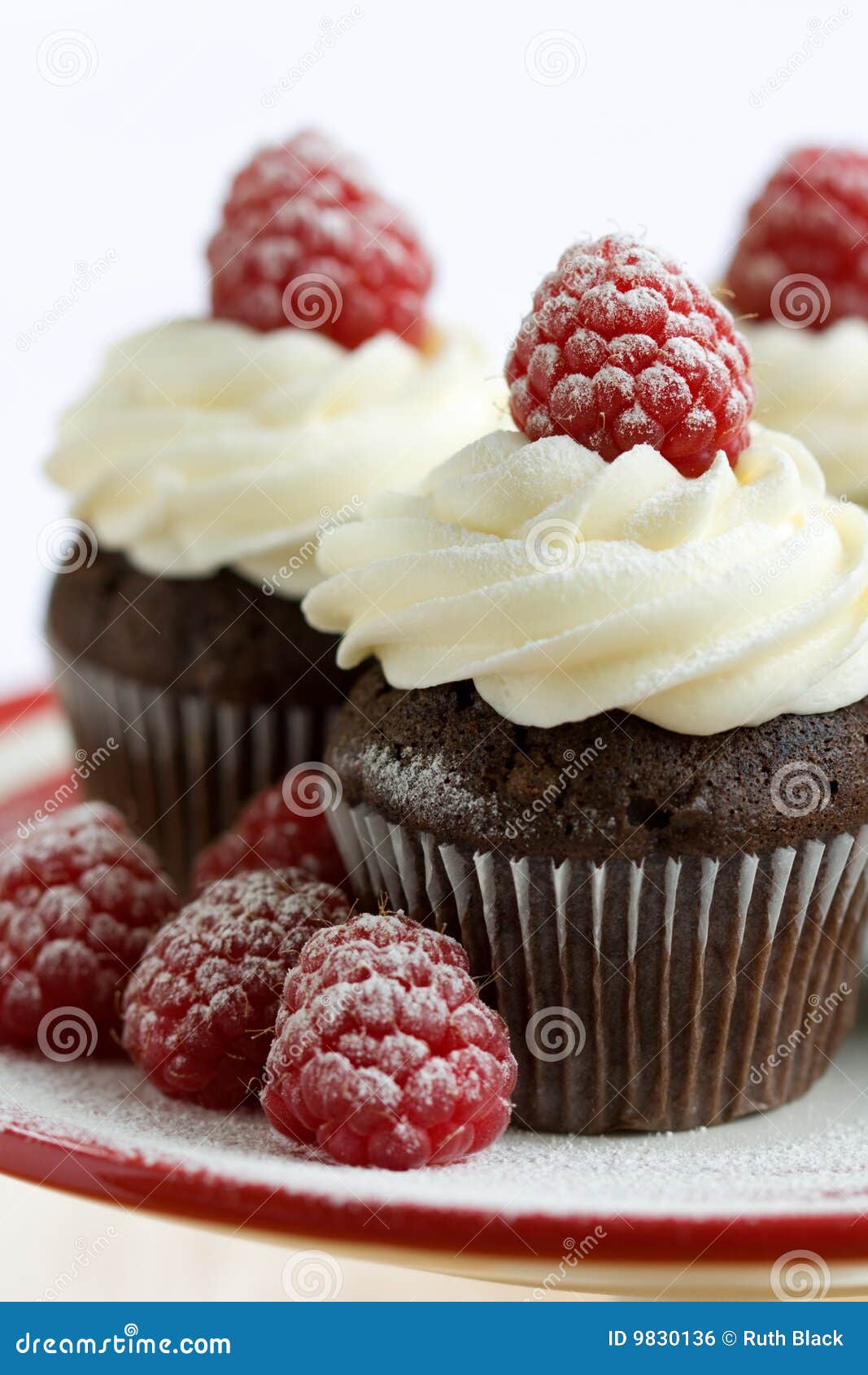 Chocolate and Raspberry Cupcakes Stock Photo - Image of baking, berry ...