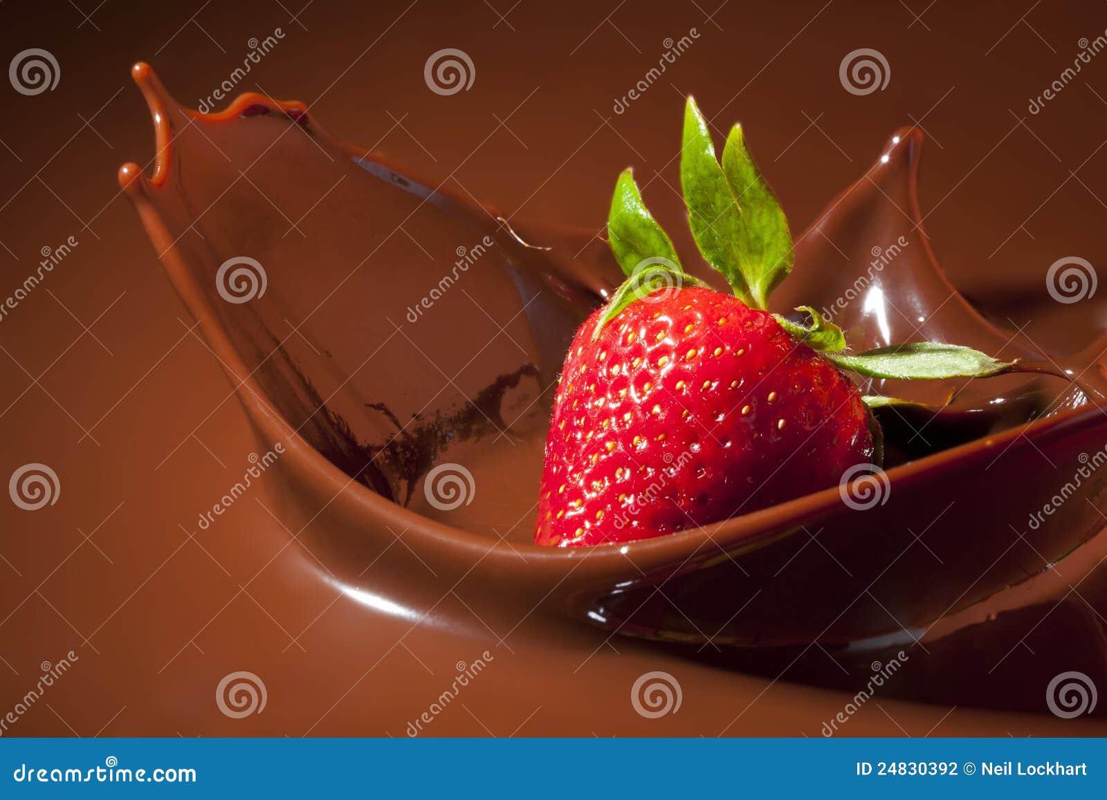 Chocolate Strawberry Splash Stock Photo - Image of ripple, milk: 24830392