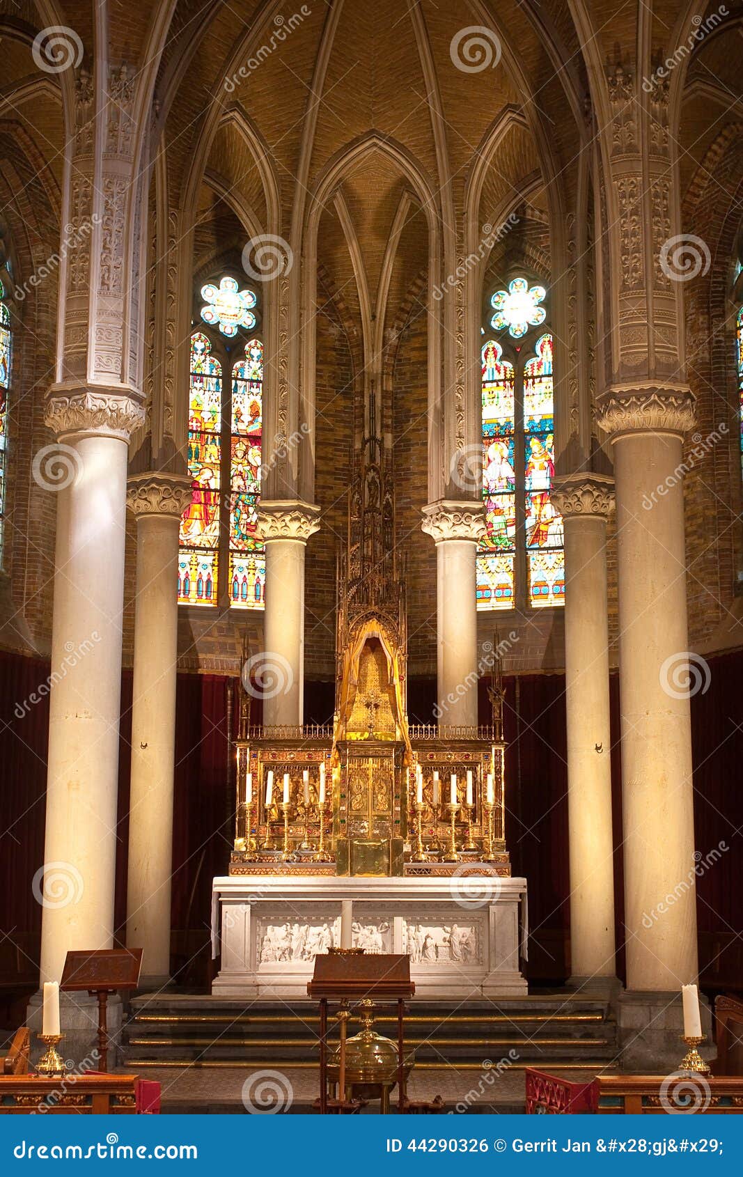 Choeur de cathédrale photo stock. Image du ornement, chrétien - 44290326