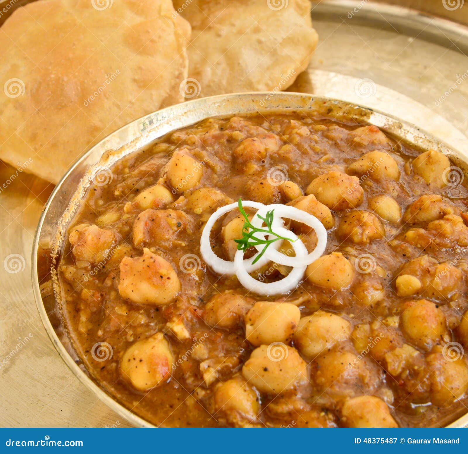 Chole Puri 库存图片. 图片 包括有 食物, 油煎, 弯脚的, 豌豆, 装饰, 婚姻, 当事人 - 48375487