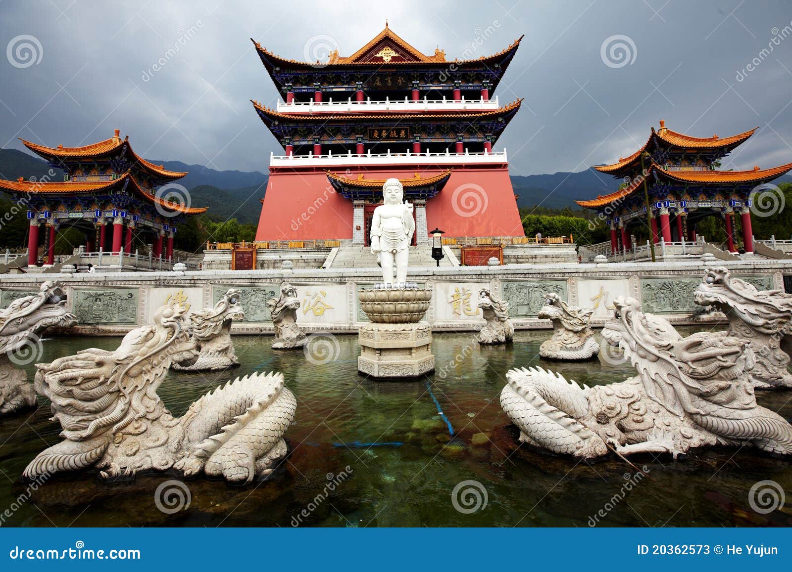 The chongsheng temple stock image. Image of steps, priest - 20362573