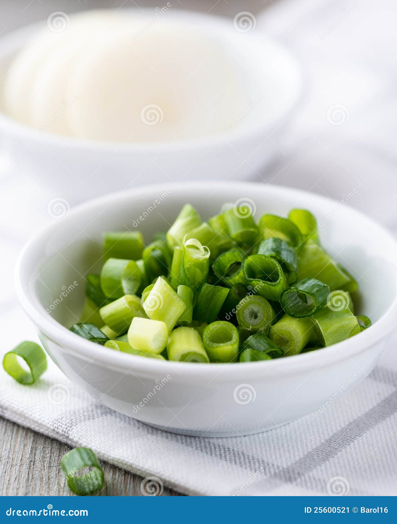 Chopped chive for salad stock image. Image of spring - 25600521