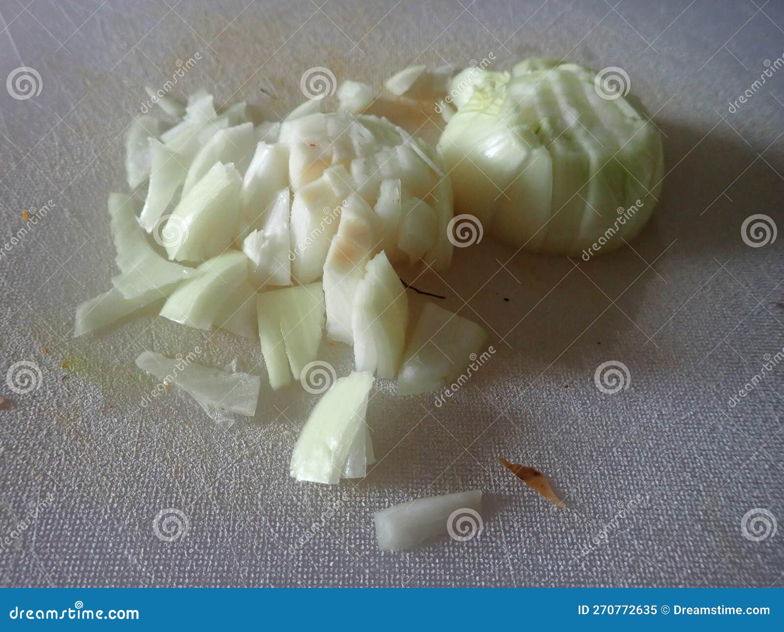 Chopped Onion on a Cutting Board Stock Image - Image of healthy, husk ...