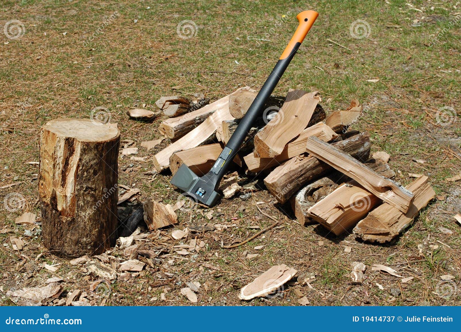 Chopping Block, Ax, and Split Wood Stock Image - Image of burn, rustic ...