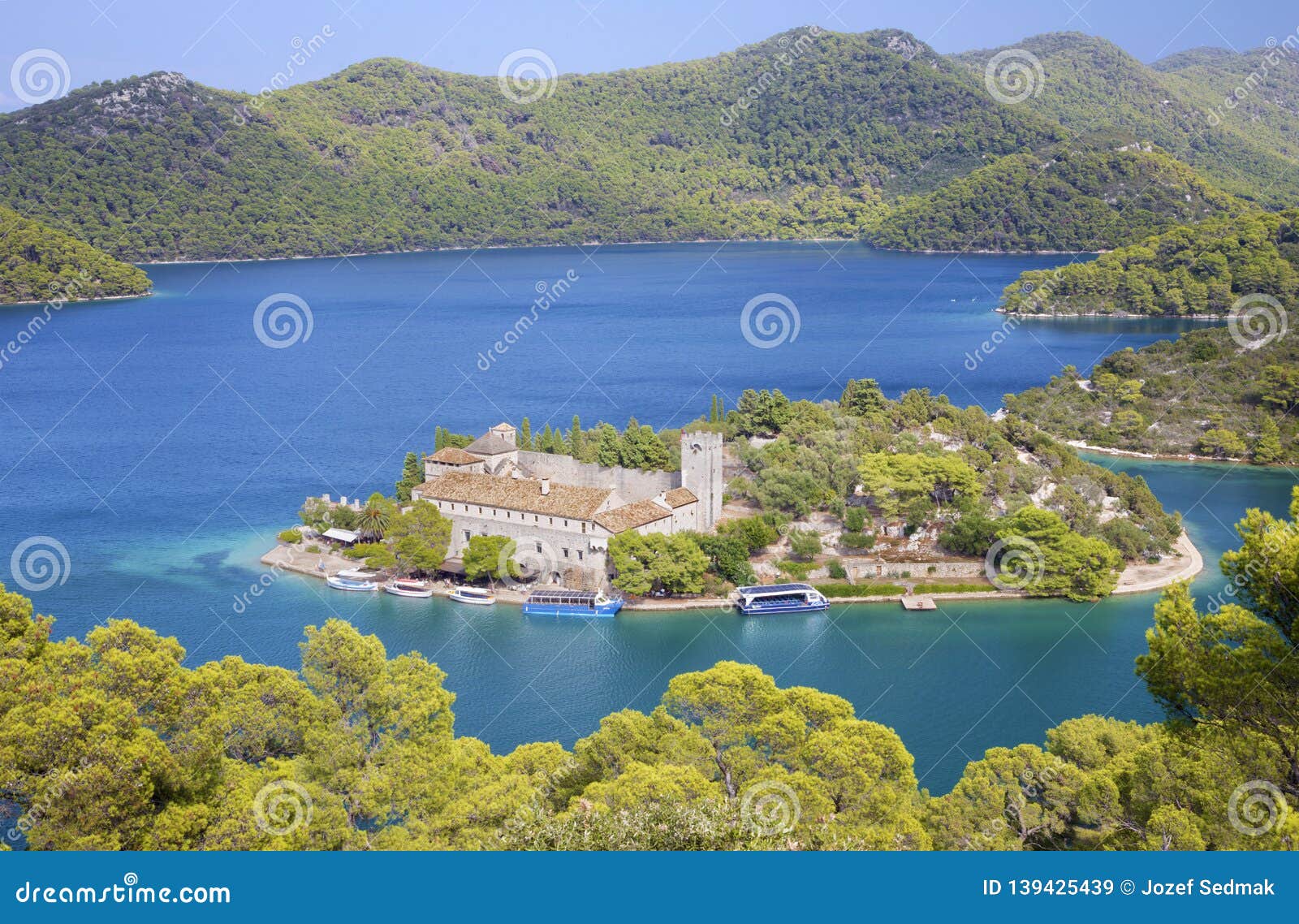 Chorwacja - StMary Benedictine Monaster Na Mljet Wyspie Obraz Stock ...