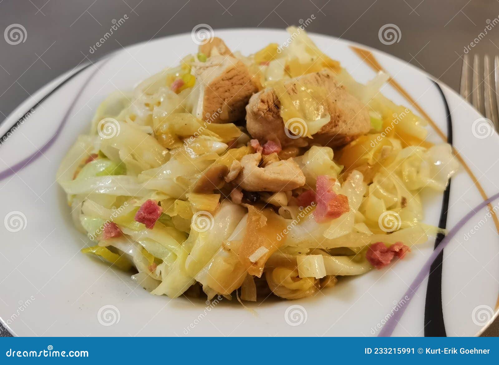 Choux Frits Et Pointus Avec Viande Image stock - Image of nourriture ...