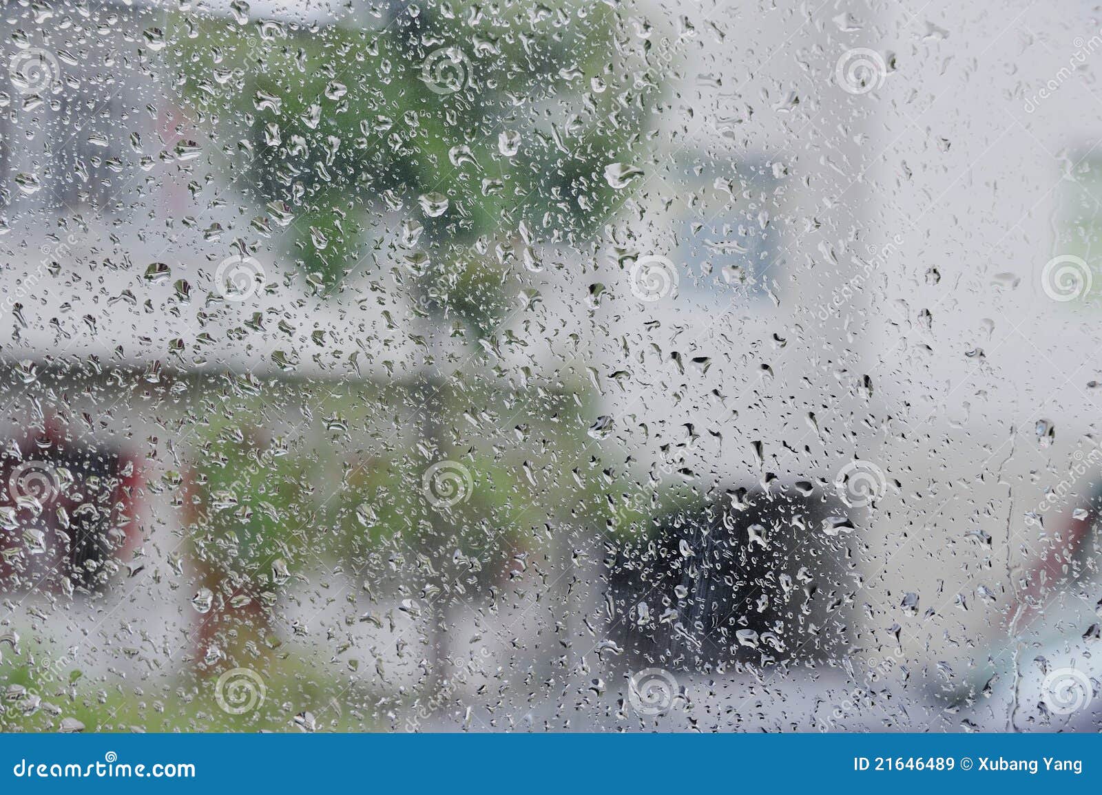 Chovendo o dia imagem de stock. Imagem de interior, vidro - 21646489