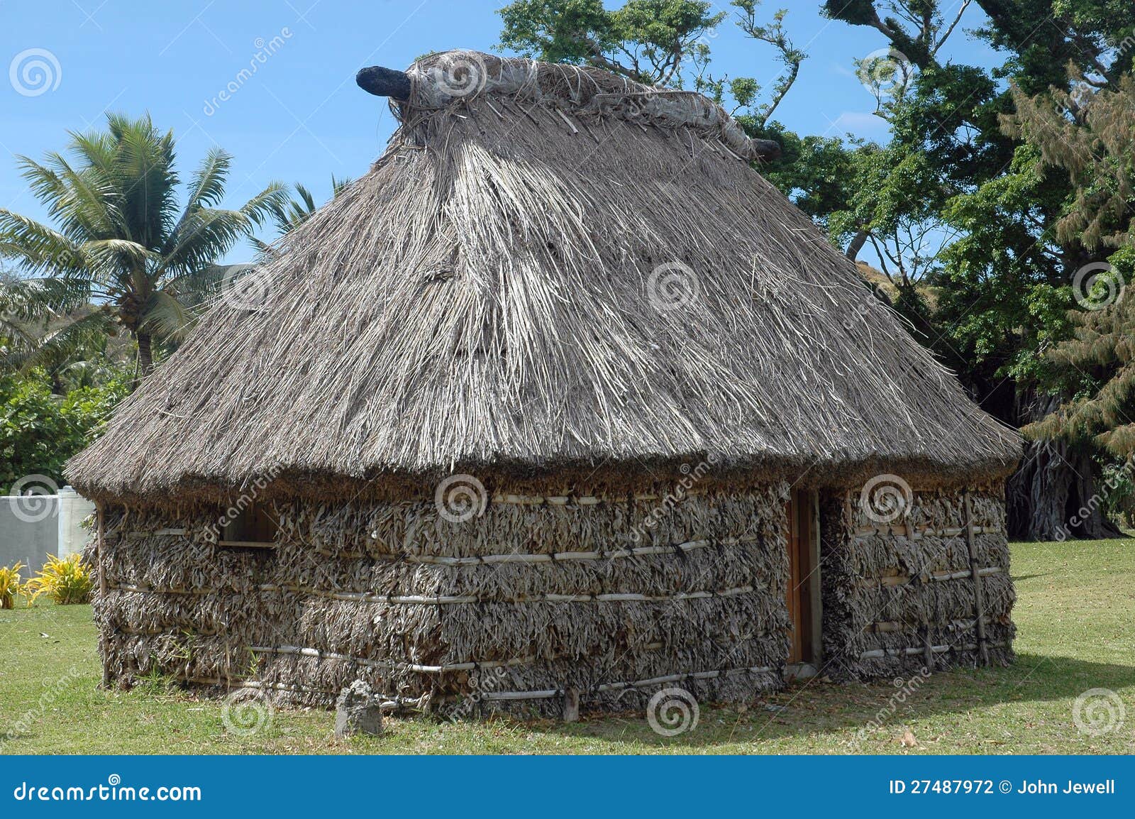 Choza. foto de archivo. Imagen de registros, casero, tropical - 27487972