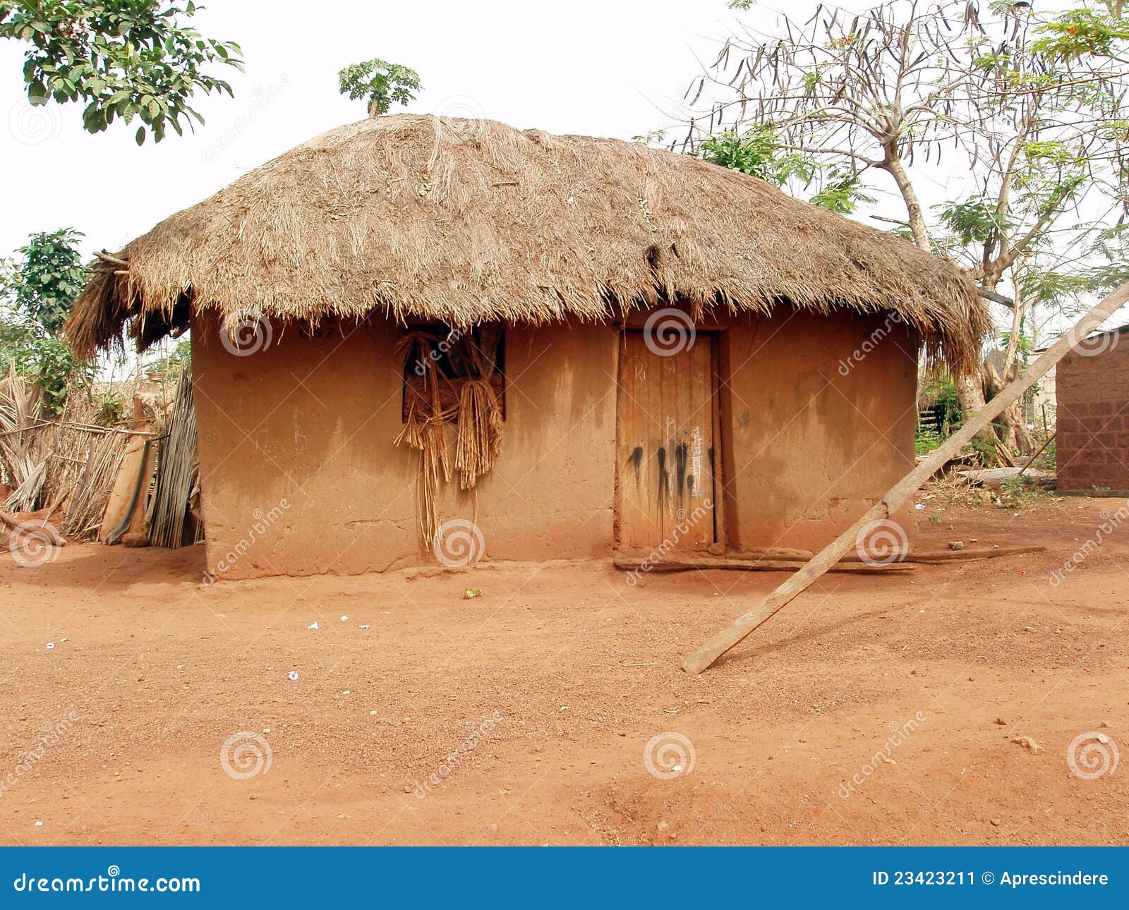 Choza africana imagen de archivo. Imagen de cultura, africano - 23423211