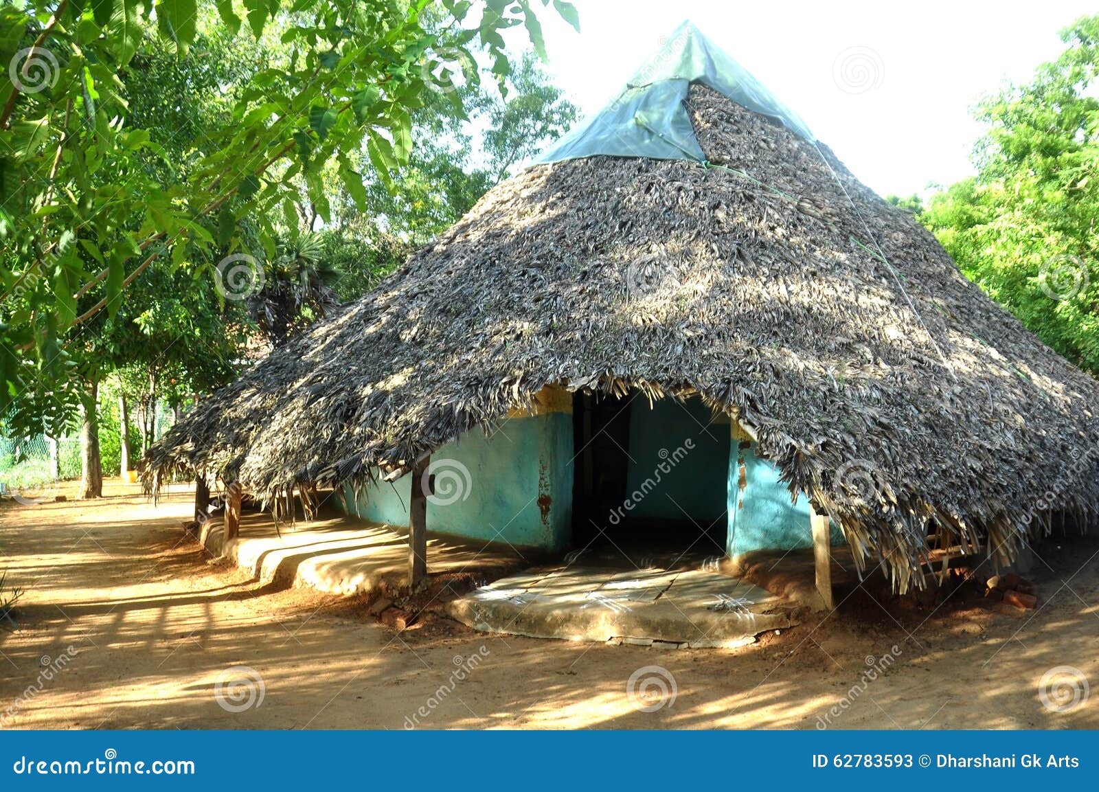 Choza india tradicional imagen de archivo. Imagen de antiguo - 62783593