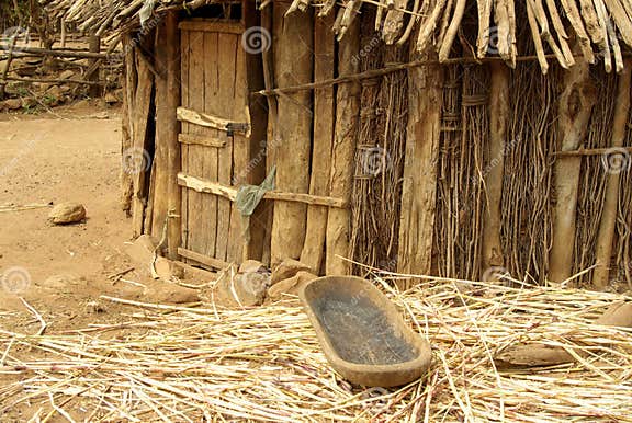 Chozas africanas imagen de archivo. Imagen de canal, choza - 38556127