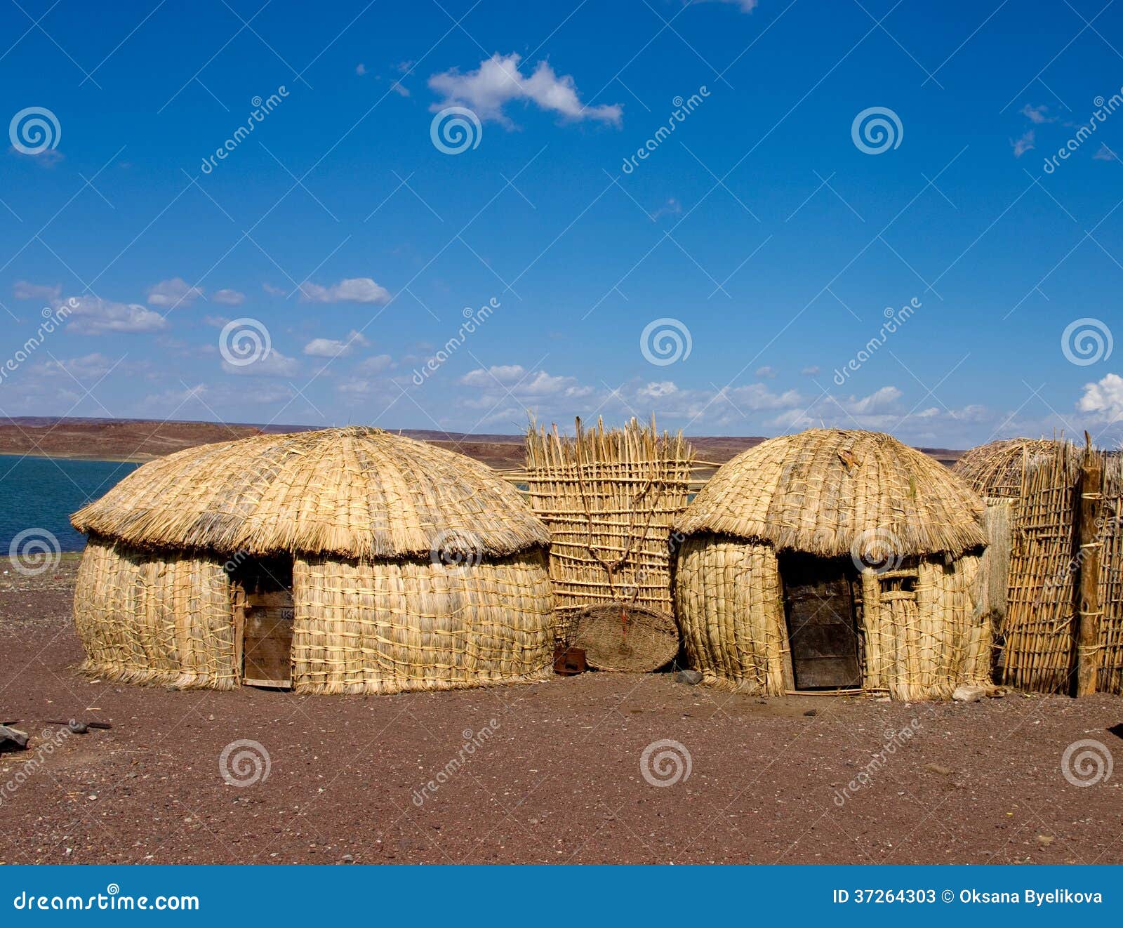 Chozas Africanas Tradicionales, Kenia Fotos de archivo - Imagen: 37264303