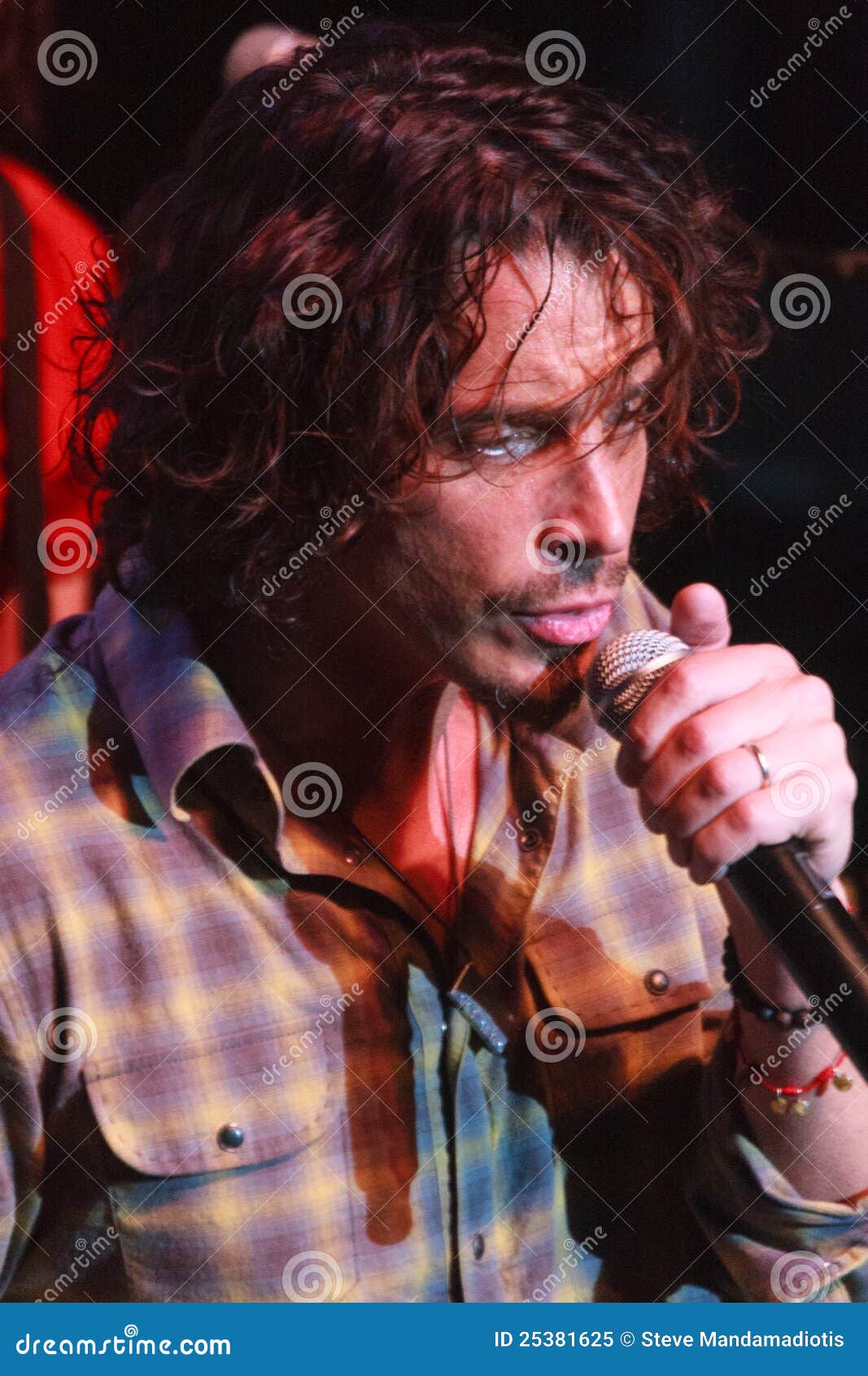 Chris Cornell Live Performance Editorial Image - Image of singer ...