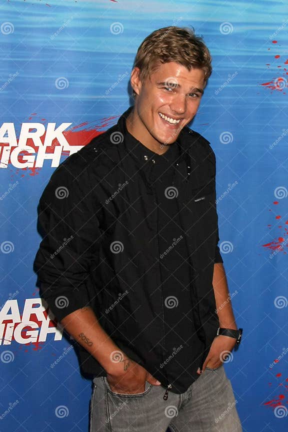 Chris Zylka editorial photo. Image of shark, citywalk - 23339436