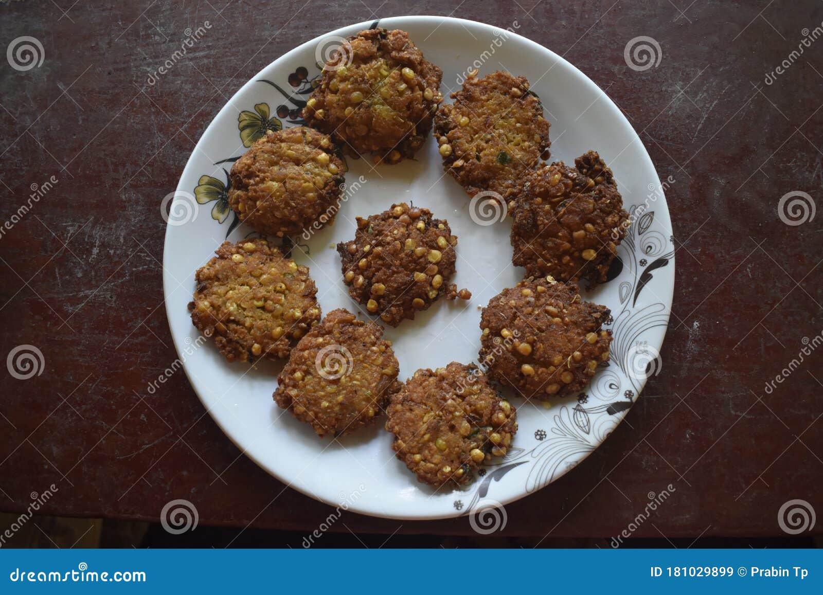 Chrispy fried parippu vada stock image. Image of hibiscus - 181029899