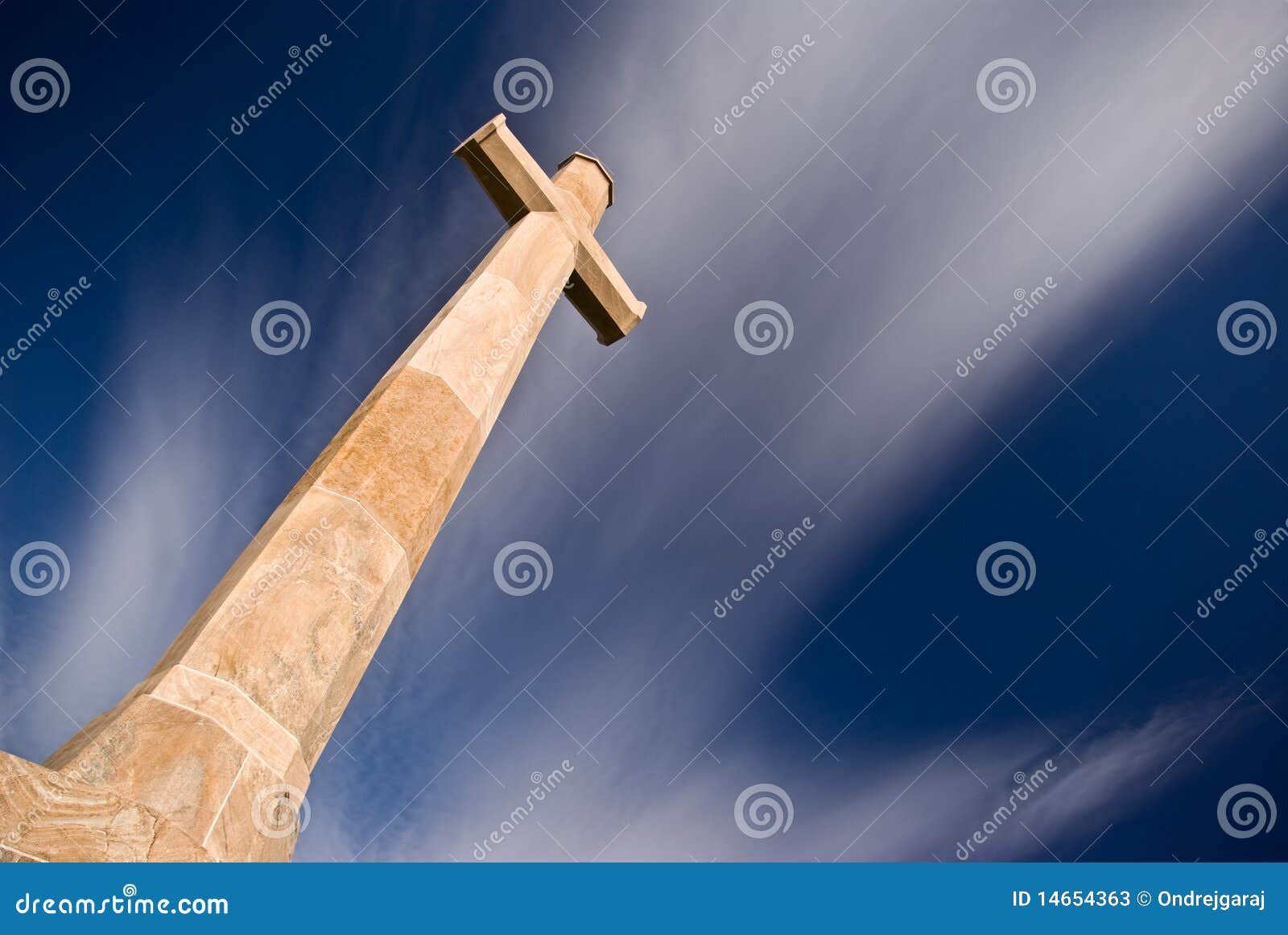 Christelijk kruis stock afbeelding. Image of godsdienst - 14654363