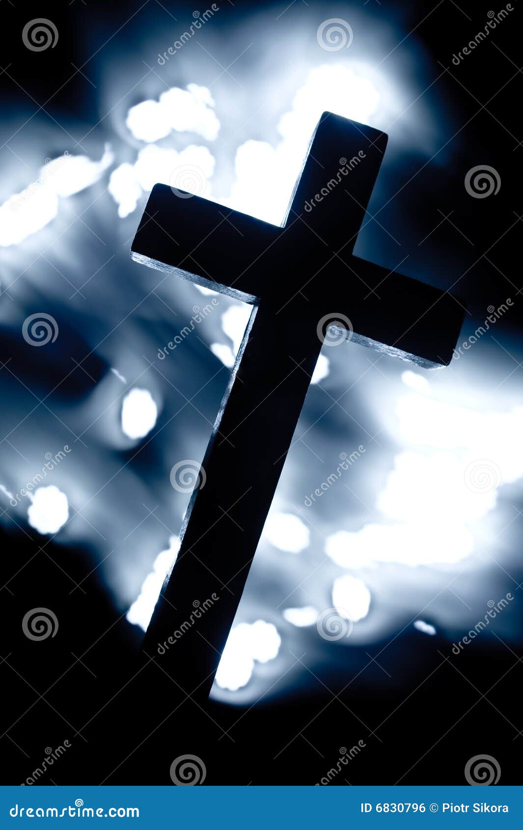 Christelijk kruis stock foto. Image of christen, status - 6830796