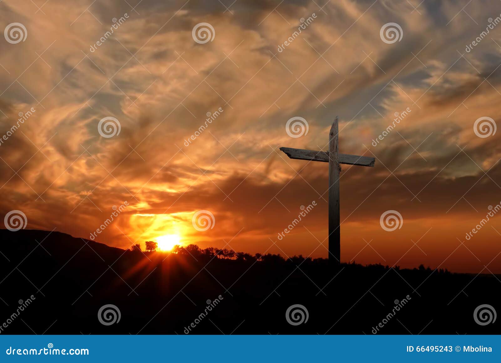 Christelijk Kruis Over Zonsondergangachtergrond Stock Afbeelding ...