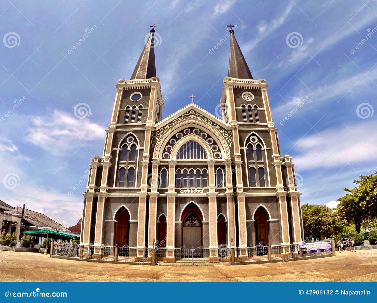 Christelijke kerk stock foto. Image of godsdienst, thailand - 42906132