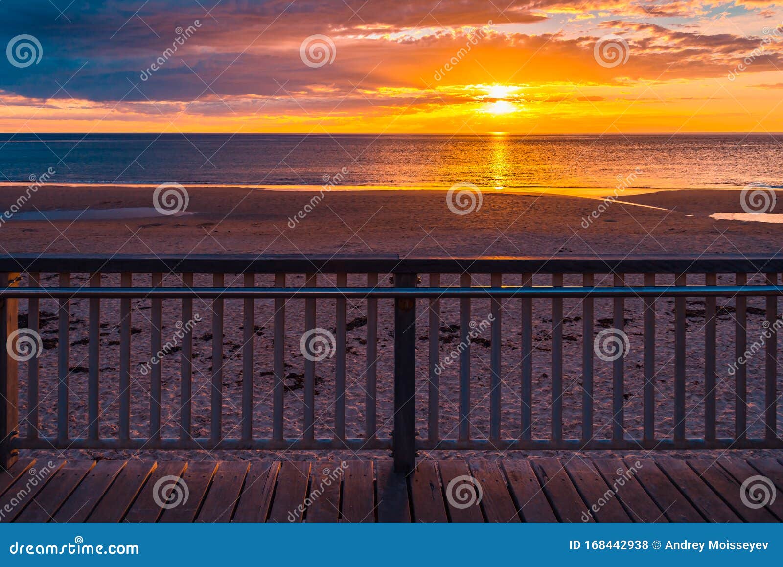 Christies Beach View at Sunset 库存照片 - 图片 包括有 大城市, 海岸线: 168442938