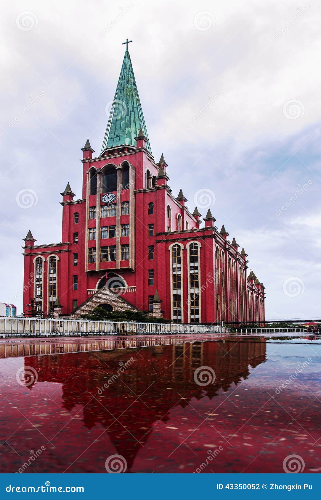 Christliche Kirchen Im Porzellan Stockfoto - Bild von begrenzungen ...