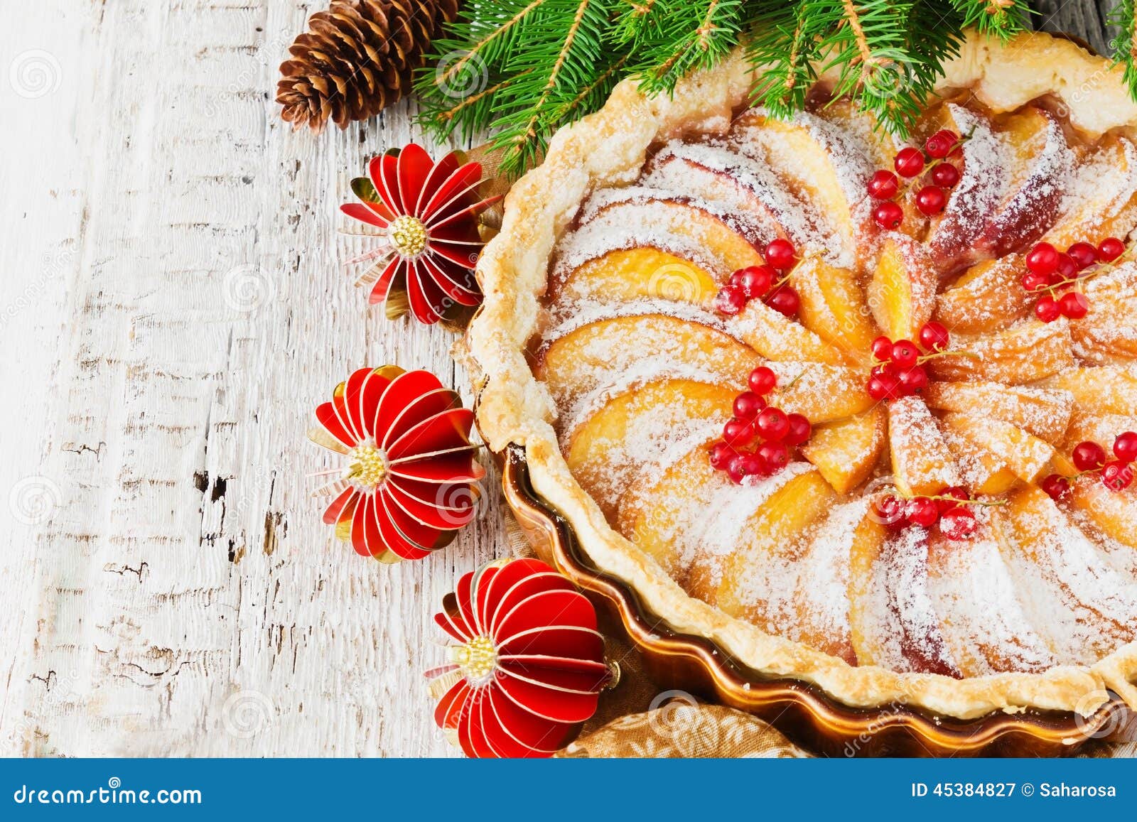 Christmas apple pie stock image. Image of flan, fruit - 45384827