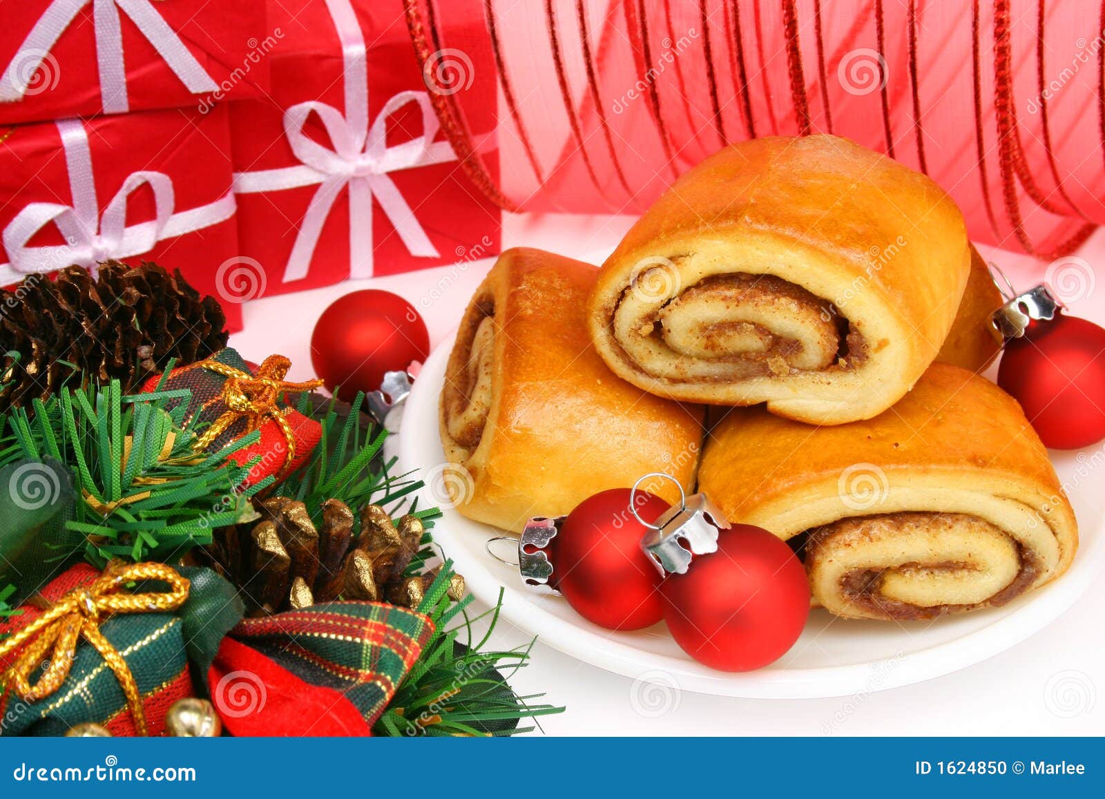 Christmas cinnamon rolls stock photo. Image of pastry - 1624850