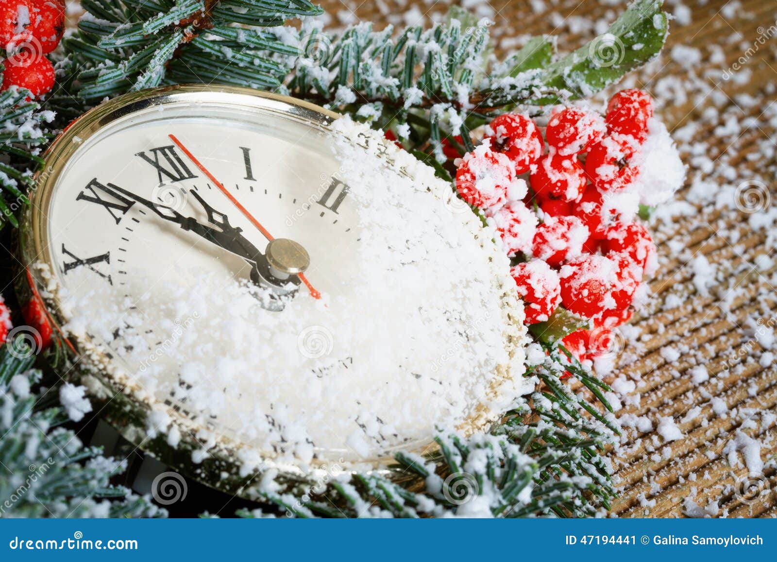 Christmas clock stock image. Image of twelve, snow, seasonal - 47194441