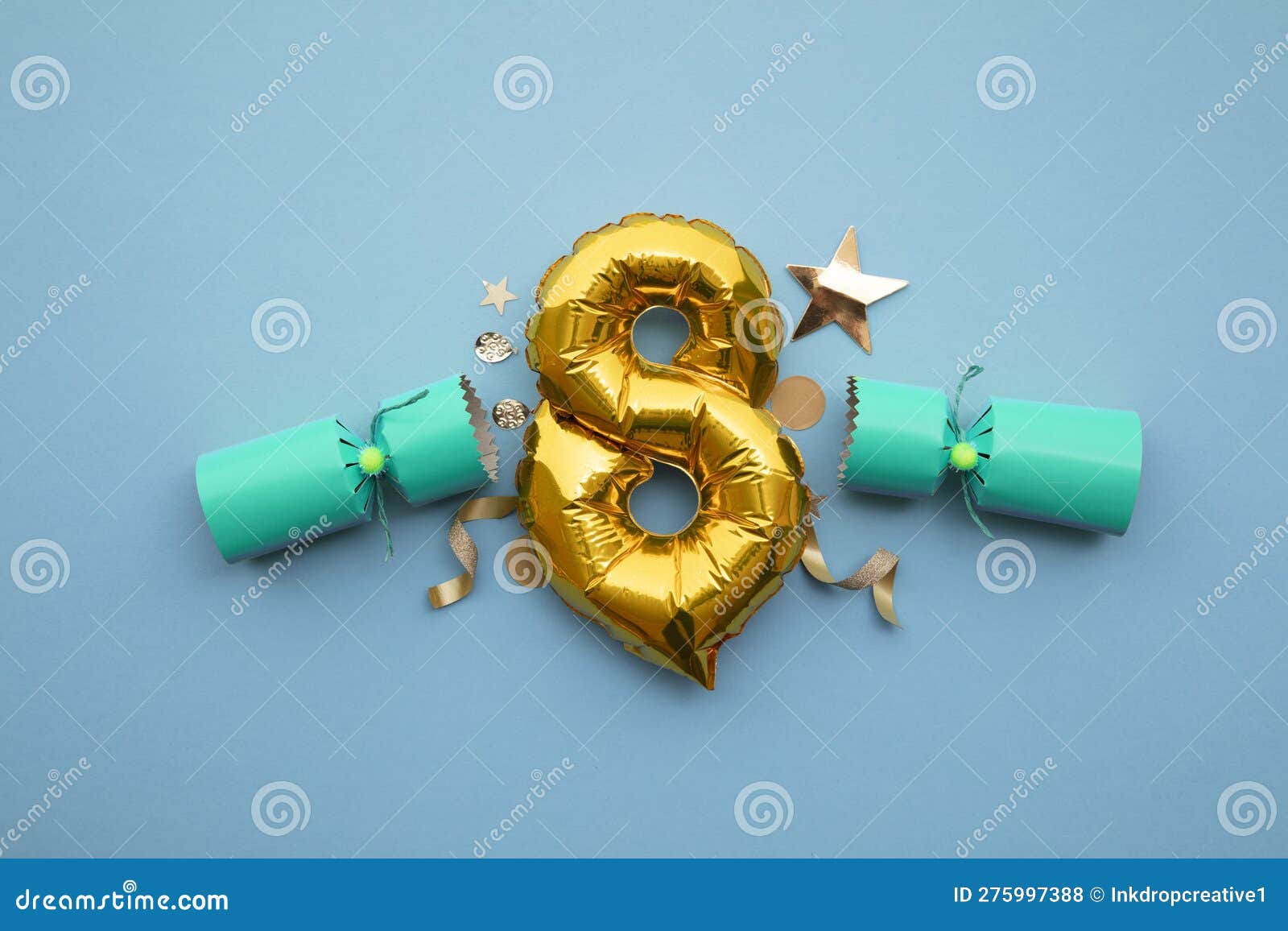 Christmas Countdown. Gold Number 8 with Festive Cristmas Cracker ...