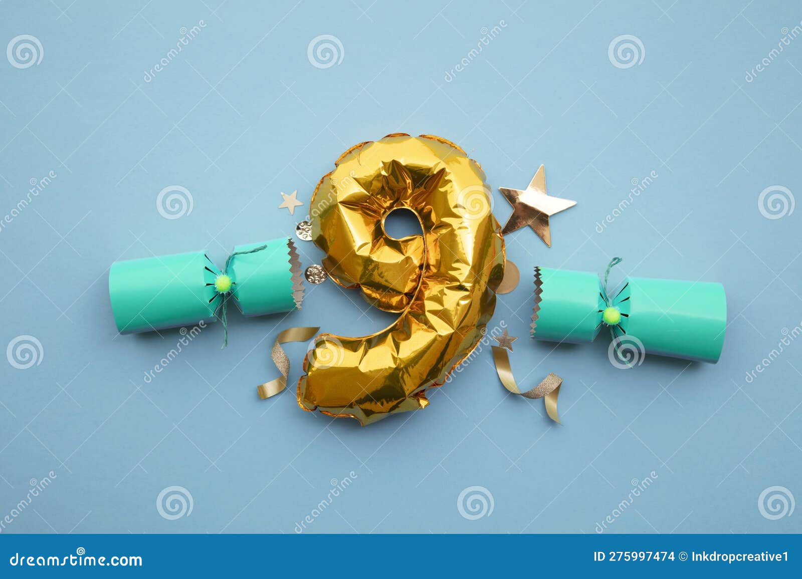 Christmas Countdown. Gold Number 9 with Festive Cristmas Cracker ...