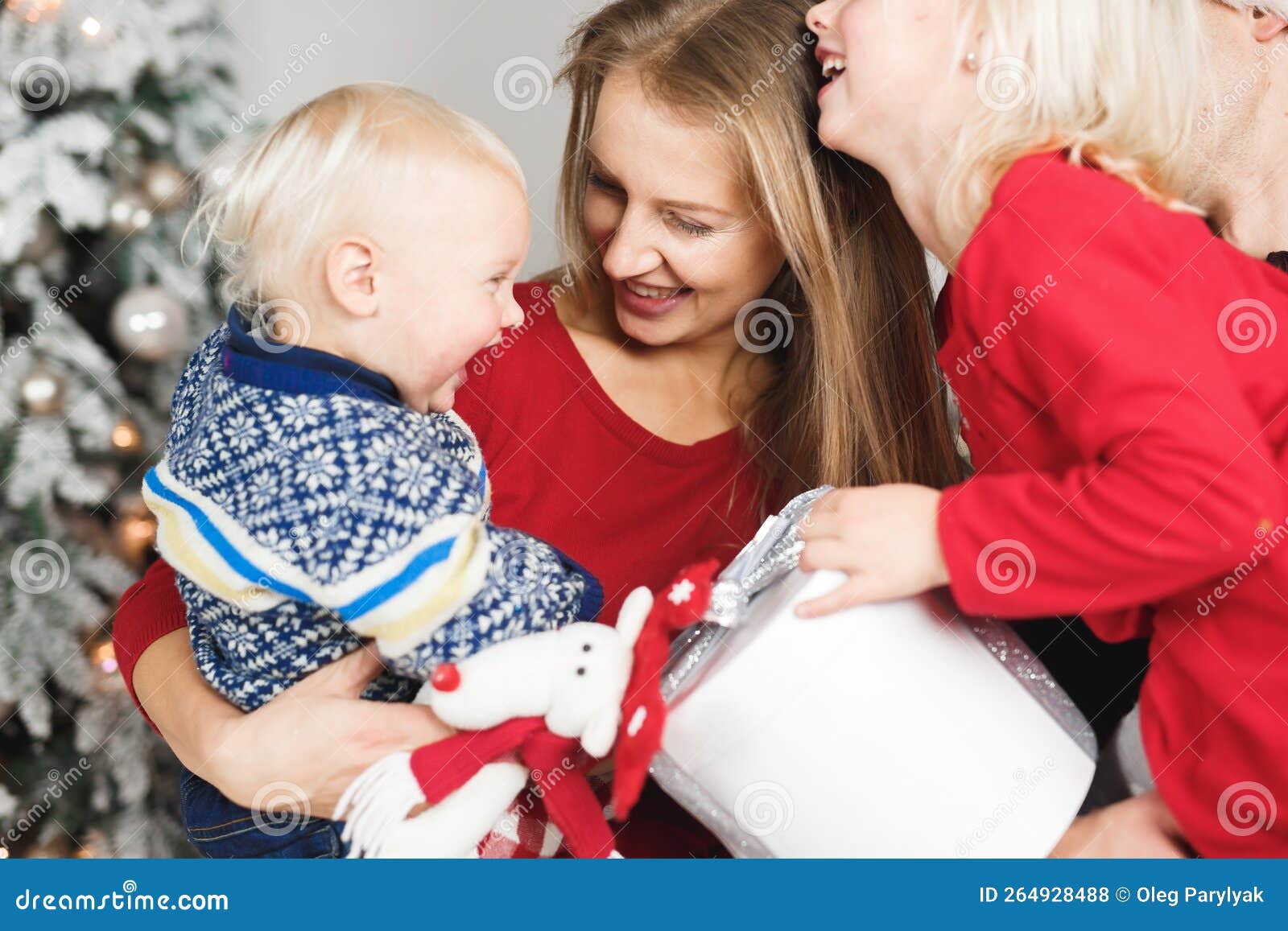 Christmas Family Open Present Gift Bag, Christmas Tree Interior Stock ...