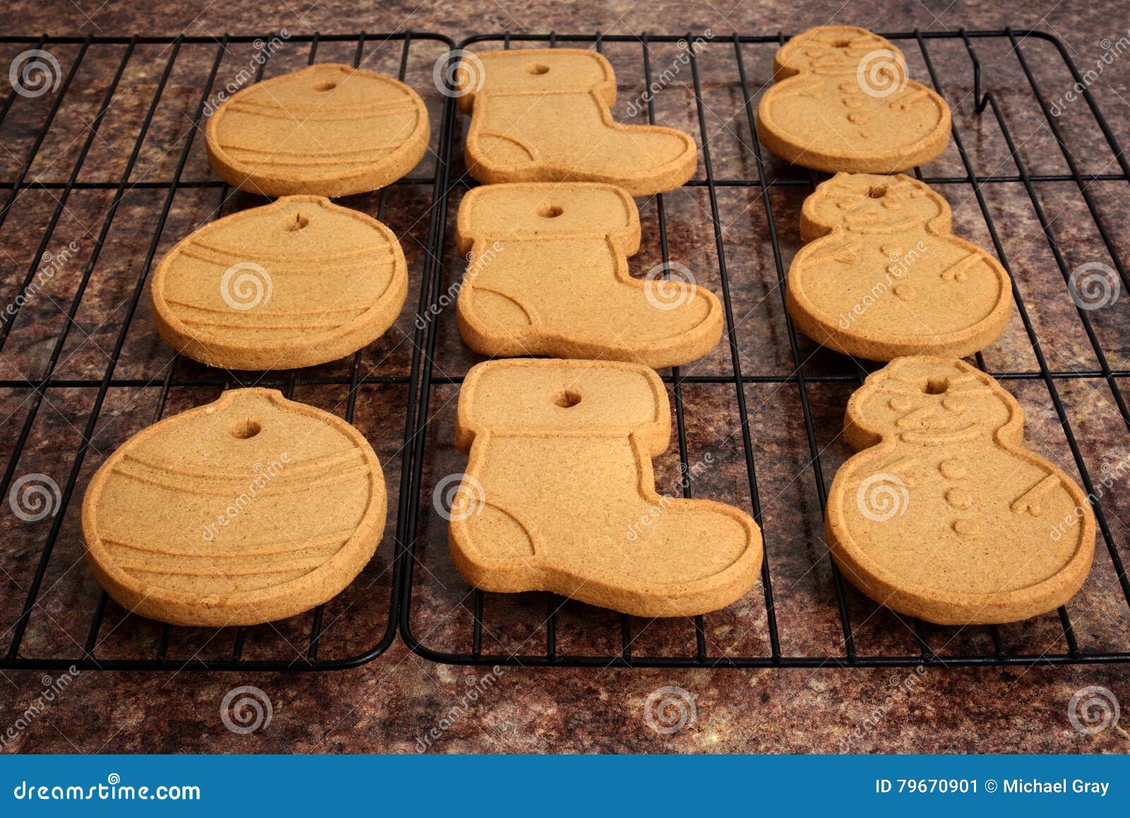 Christmas Gingerbread Cookies on Rack Stock Image - Image of dessert ...