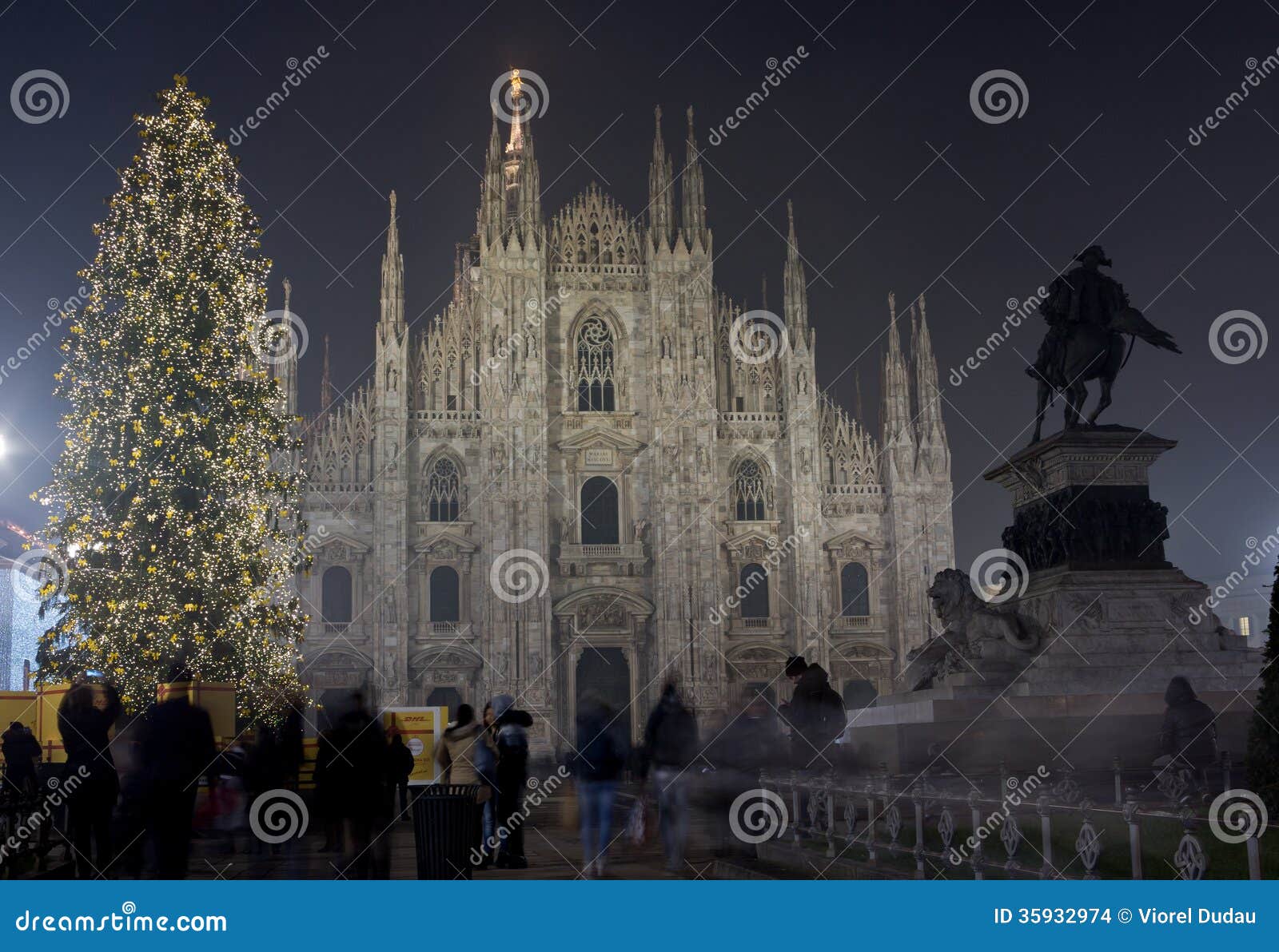 Christmas in Milan editorial stock image. Image of holiday - 35932974