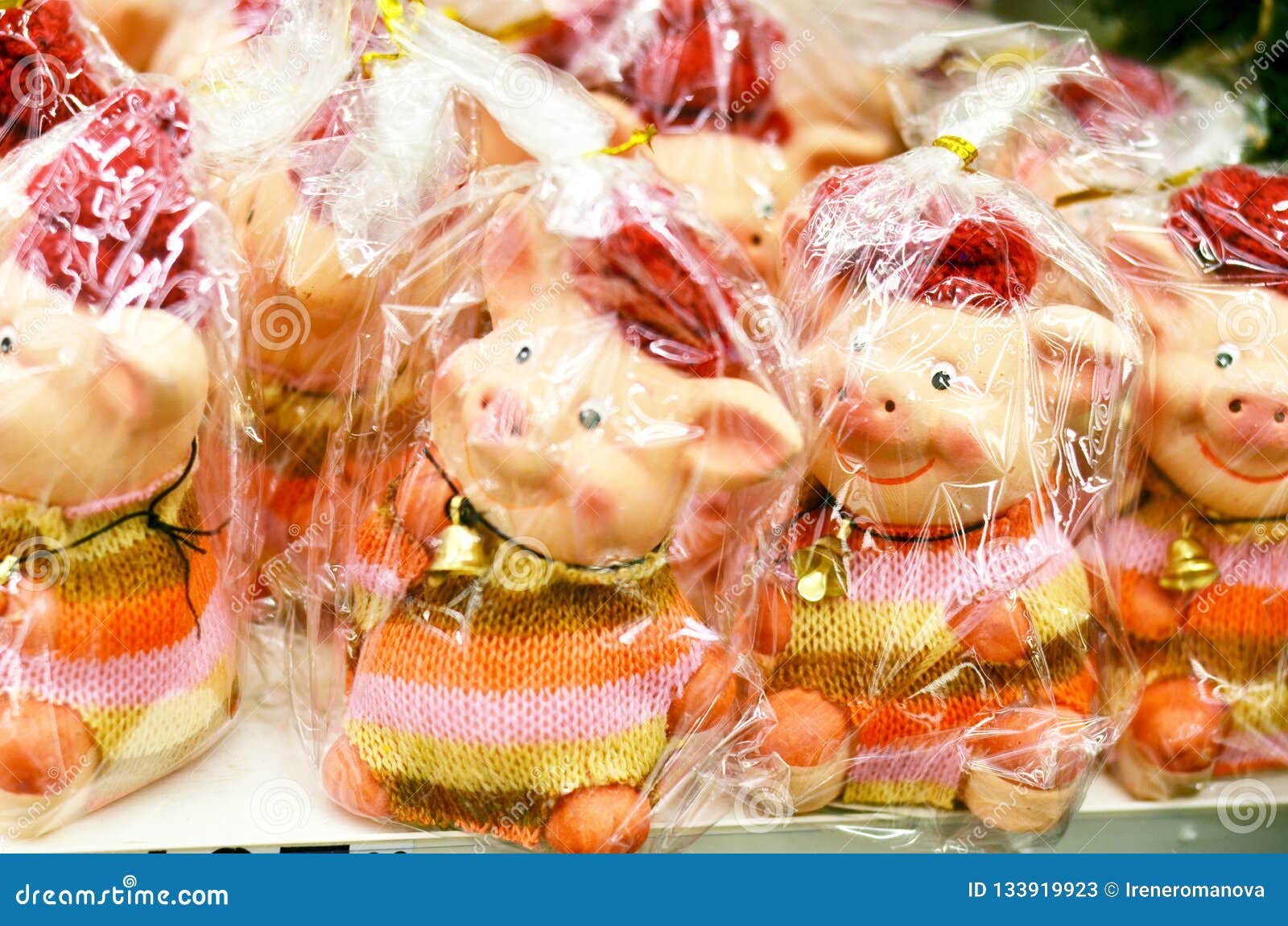 Christmas Pigs 2019 in a Package. Stock Image - Image of mall, festive ...