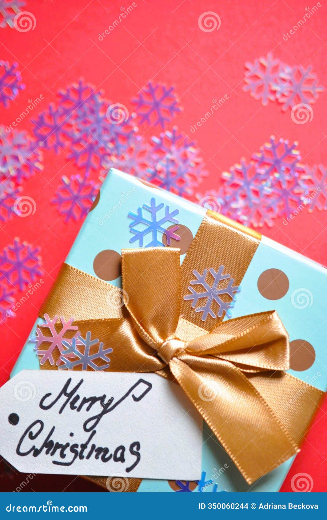 Christmas Present with Merry Christmas Gift Card Stock Illustration ...