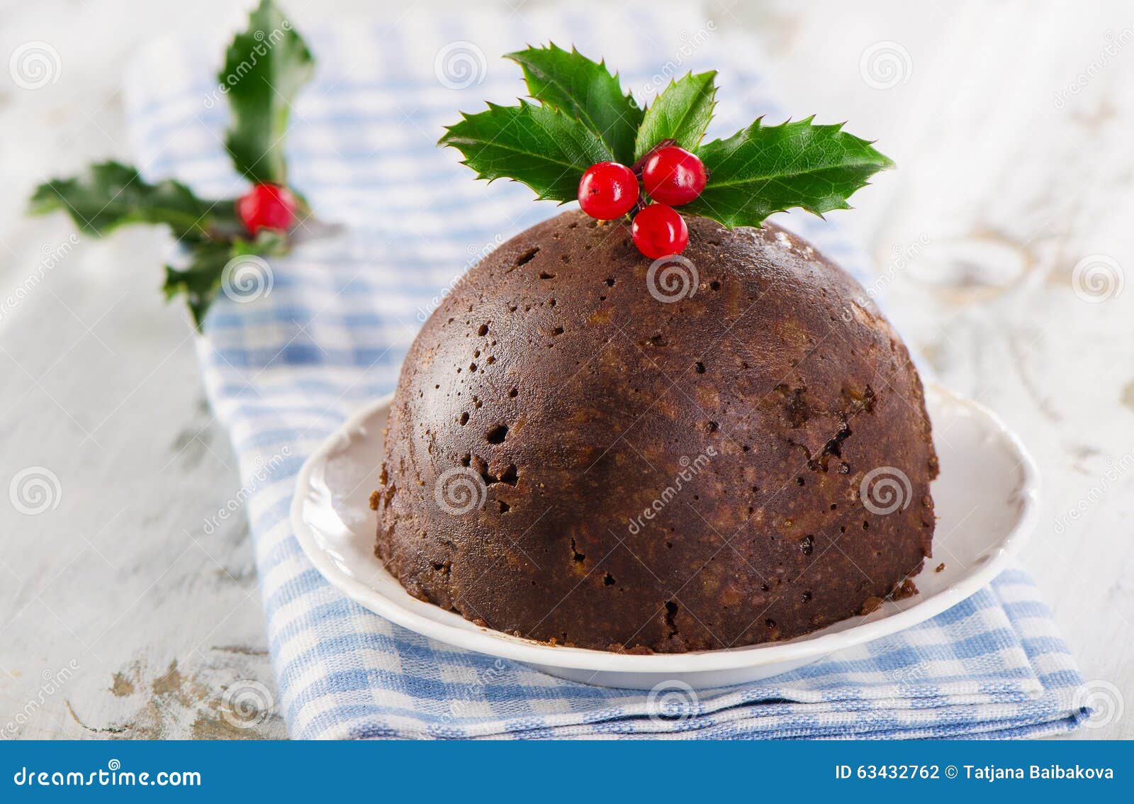 Christmas Pudding with Holly on a White Plate. Stock Photo - Image of ...