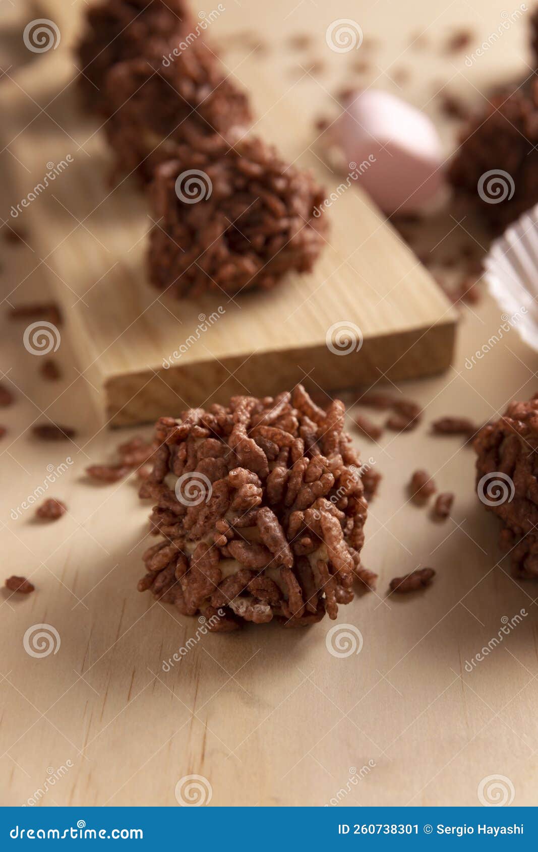 Christmas puffed rice ball stock image. Image of bites - 260738301