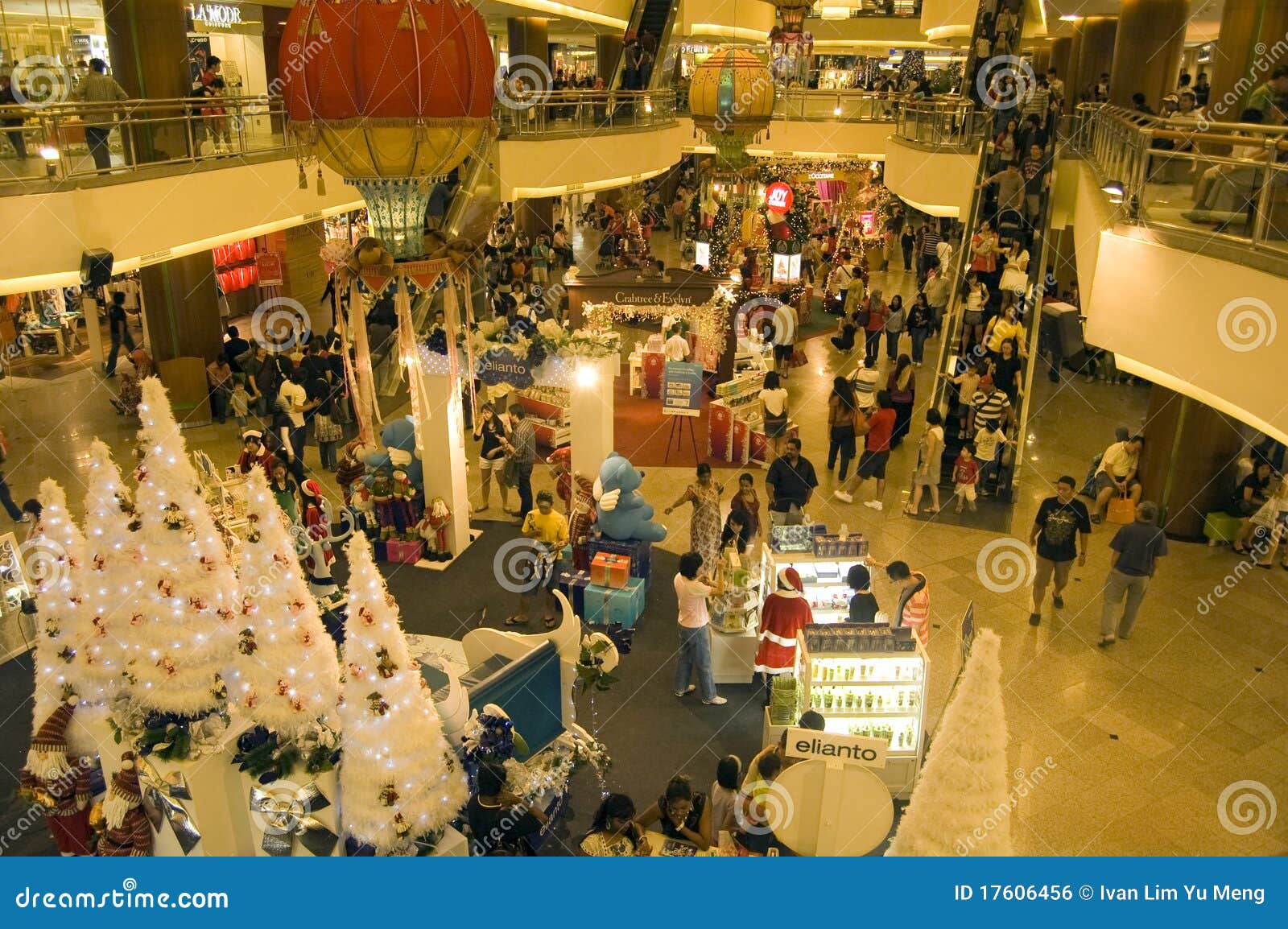 Christmas Shopping at Mid Valley Mega Mall, KL Editorial Photo - Image ...