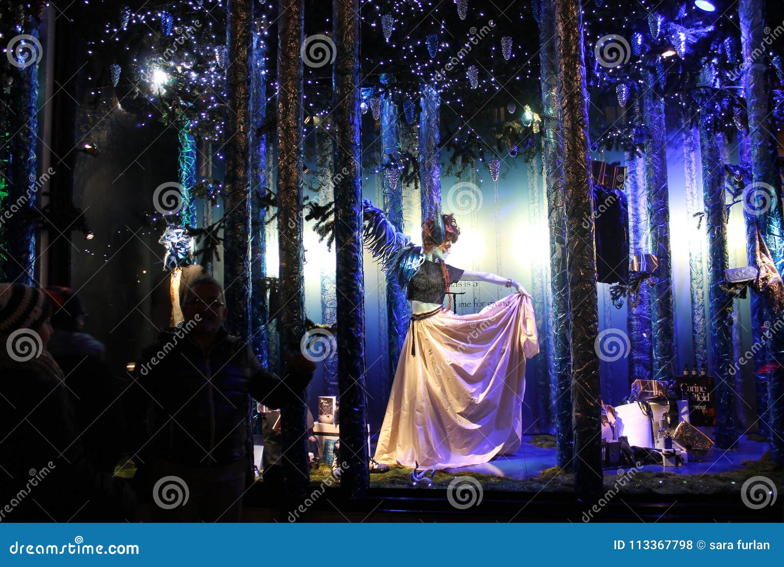 Christmas showcase editorial stock photo. Image of oxford - 113367798