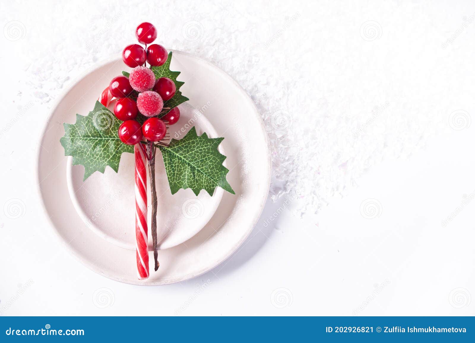 Christmas Table Place Setting with Candy Cane, Berries, Holly and White ...