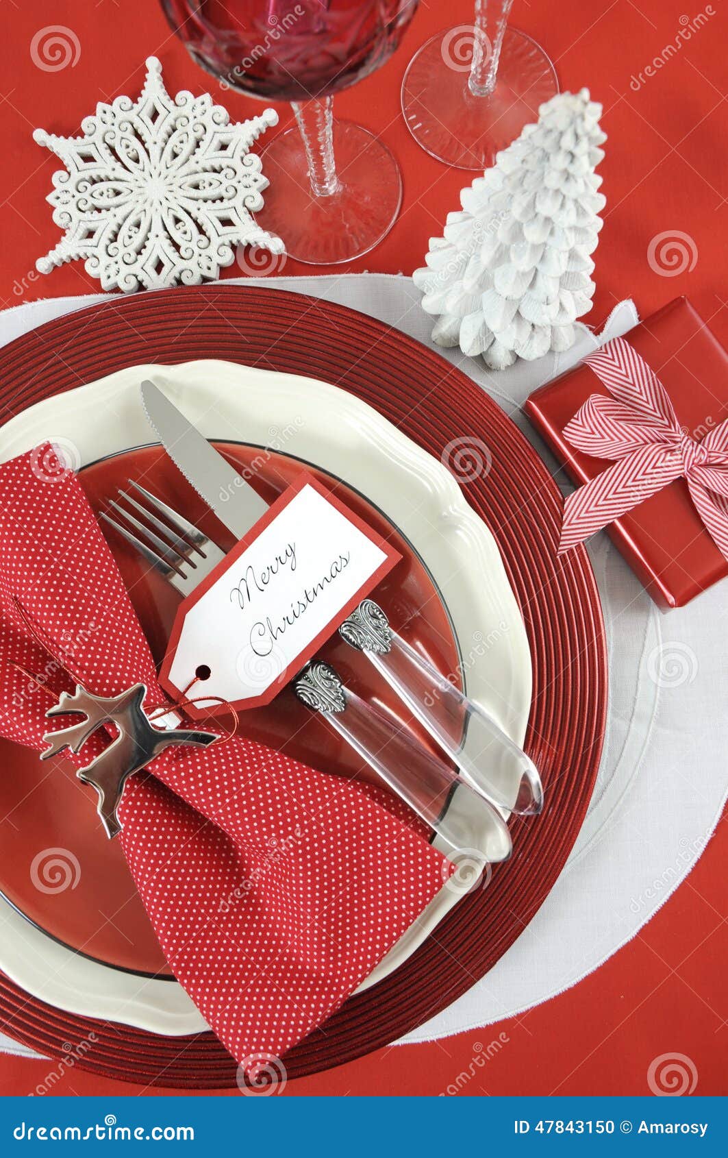 Christmas Table Place Settings in Red and White Stock Photo - Image of ...