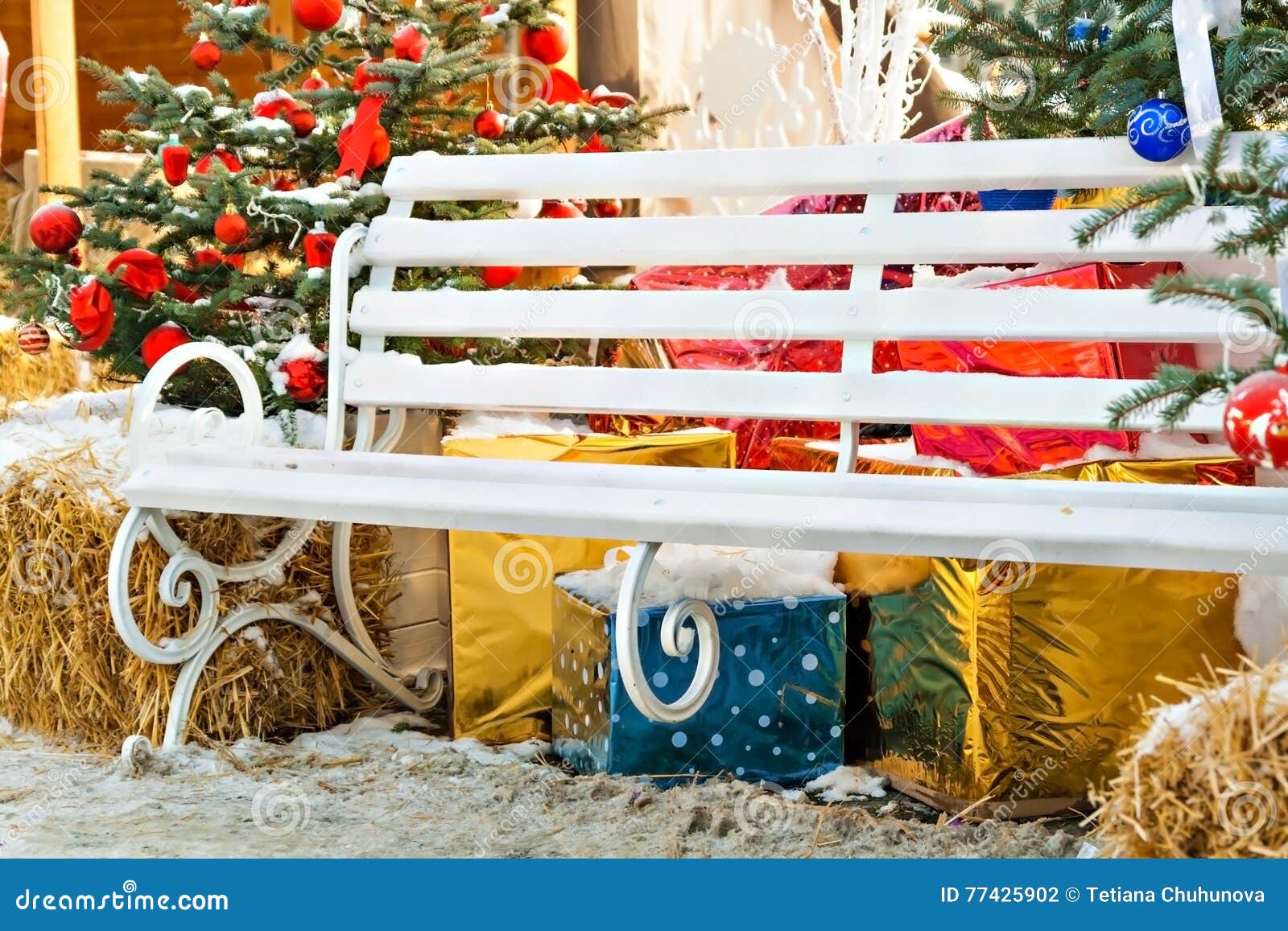 943 Gifts Bench Stock Photos - Free & Royalty-Free Stock Photos from ...